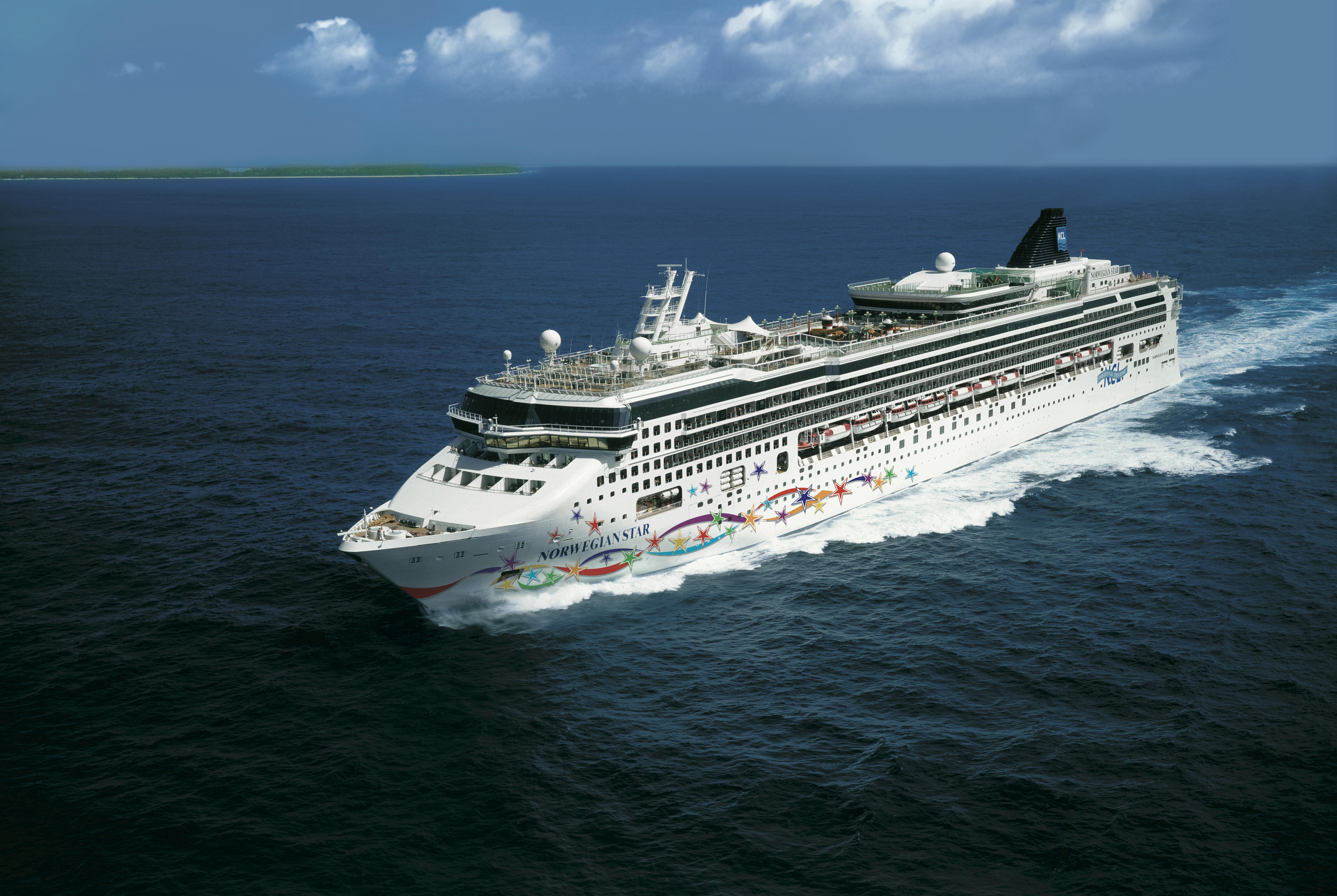 Norwegian Star Cruise: Expert Review (2023)