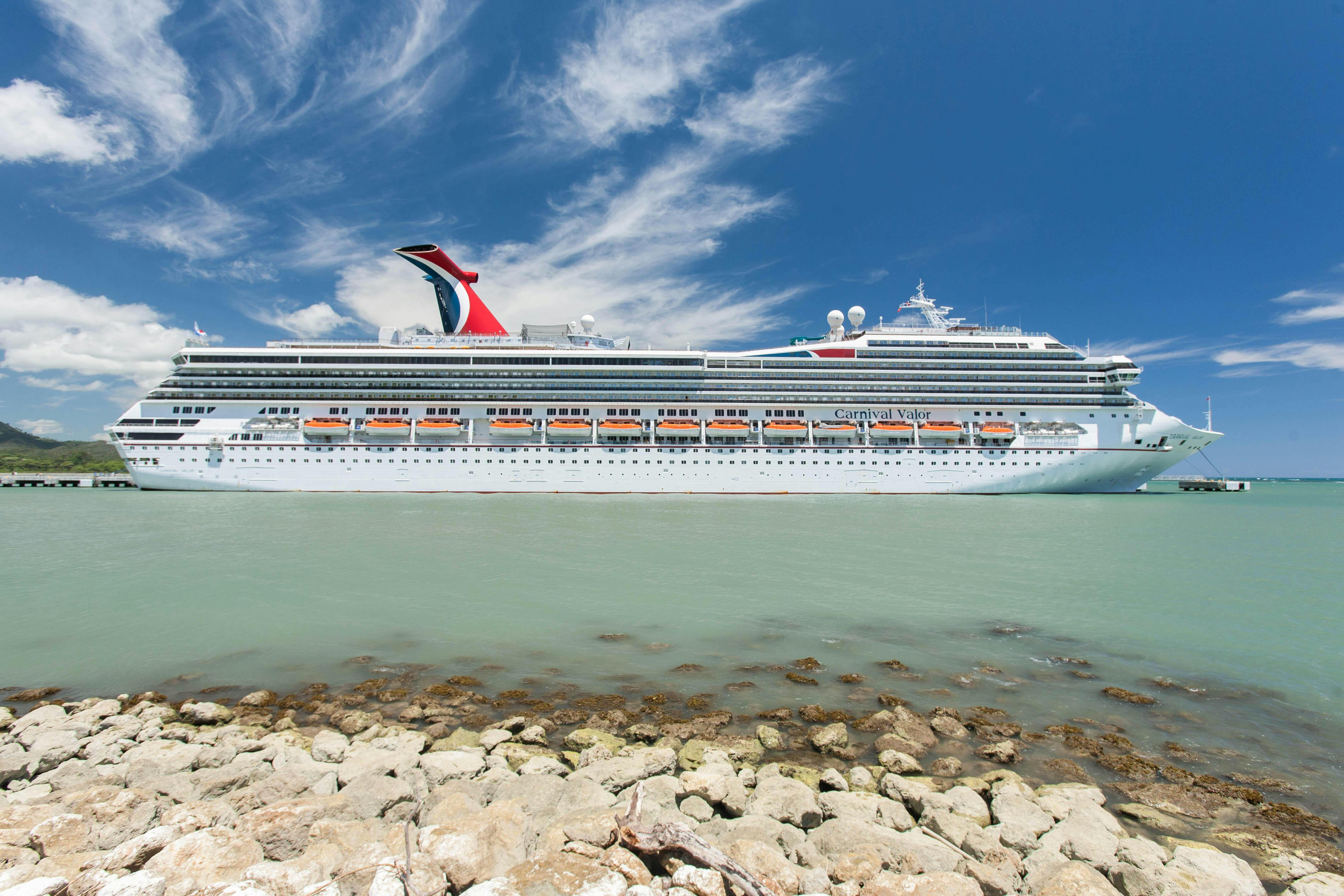 Carnival Cruise Ships by Size, Ranked Largest to Smallest Based on ...