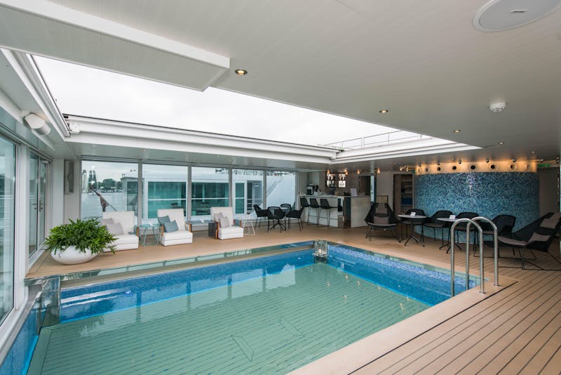 Emerald Star Cruise: Expert Review (2023)