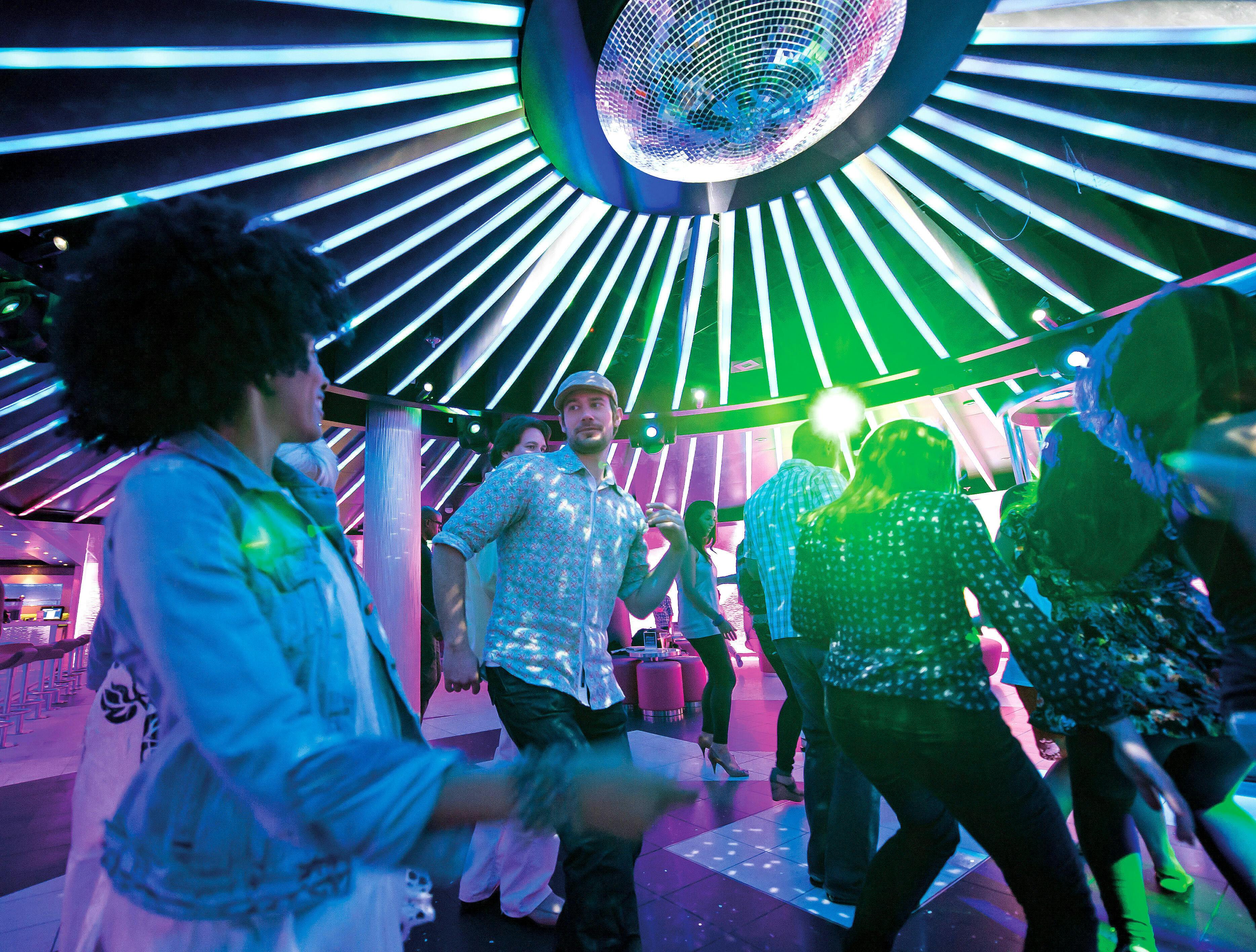 7 Cruise Theme Nights You Need to Know About