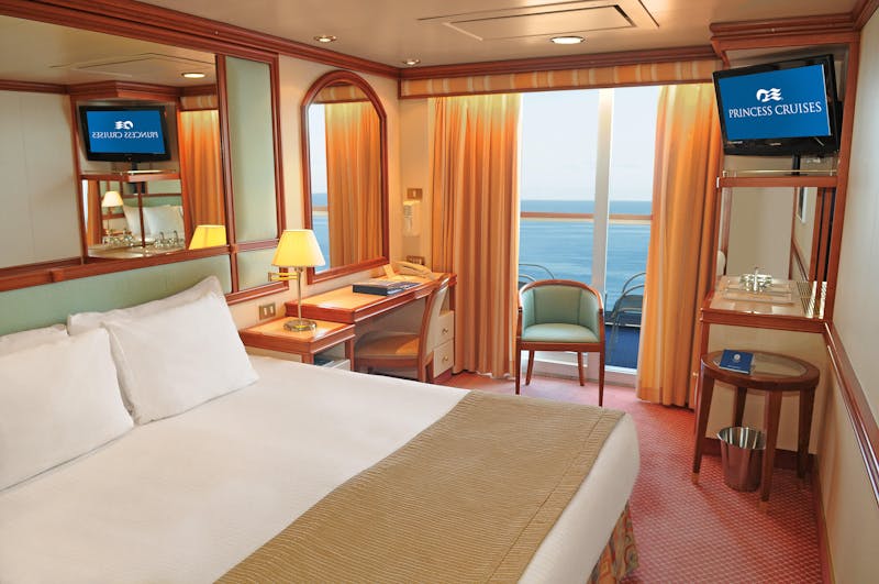 Island Princess Cruise: Expert Review (2023)