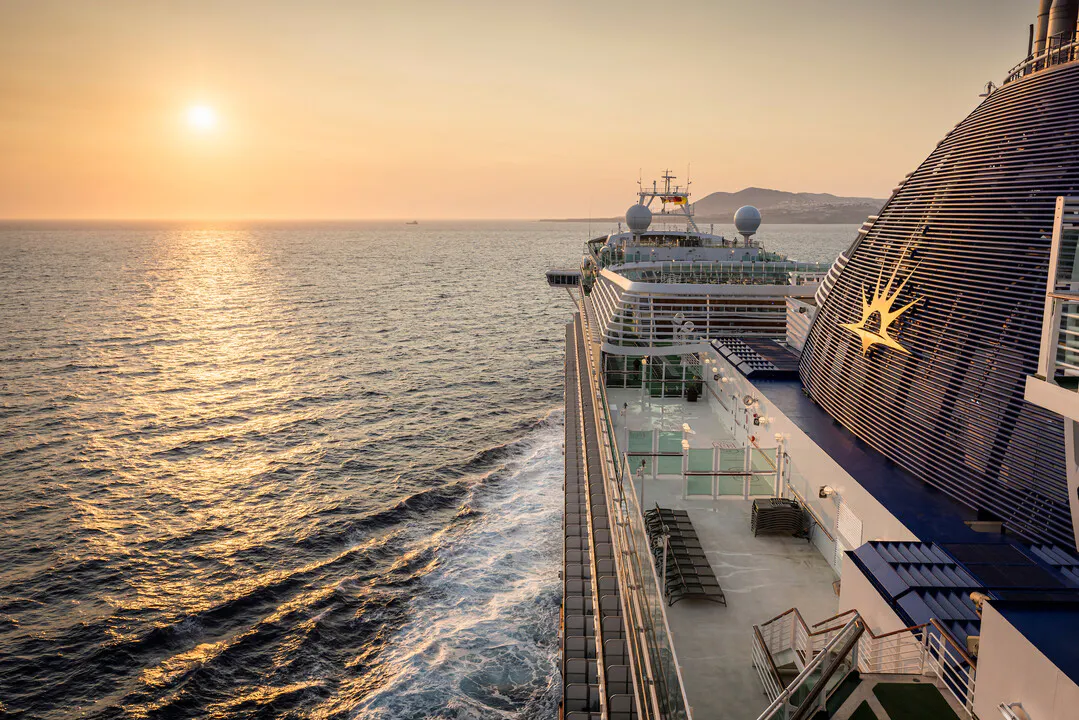 Azura Activities & Entertainment | Editor's Review
