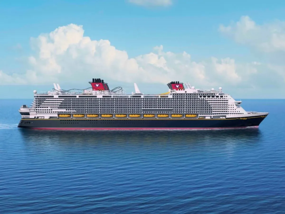 Tipping on a Cruise: Your Complete Big-Ship Tip Guide - Cruise Critic