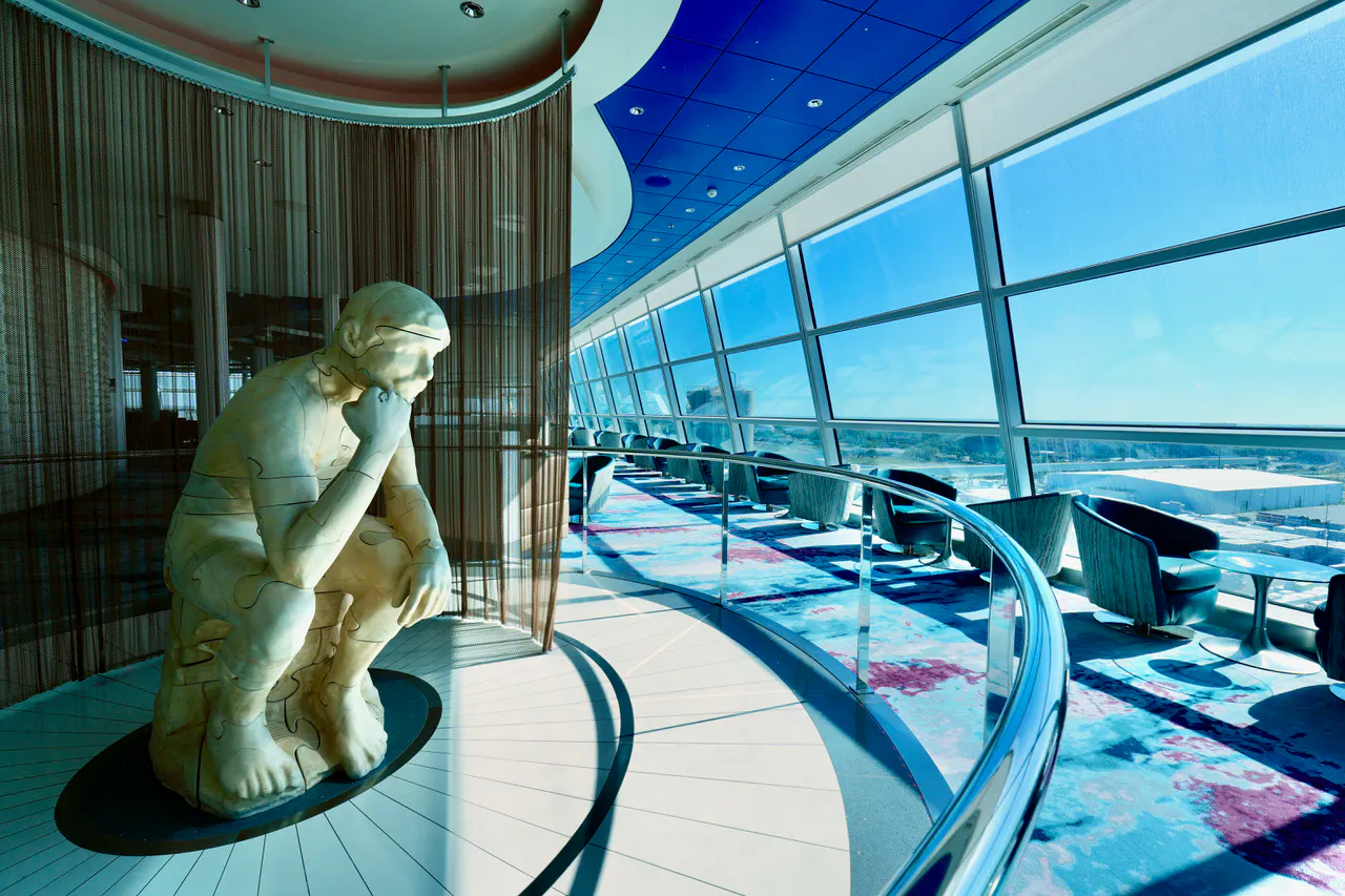 Celebrity Cruises News: Sixth Edge-Class Ship on Order