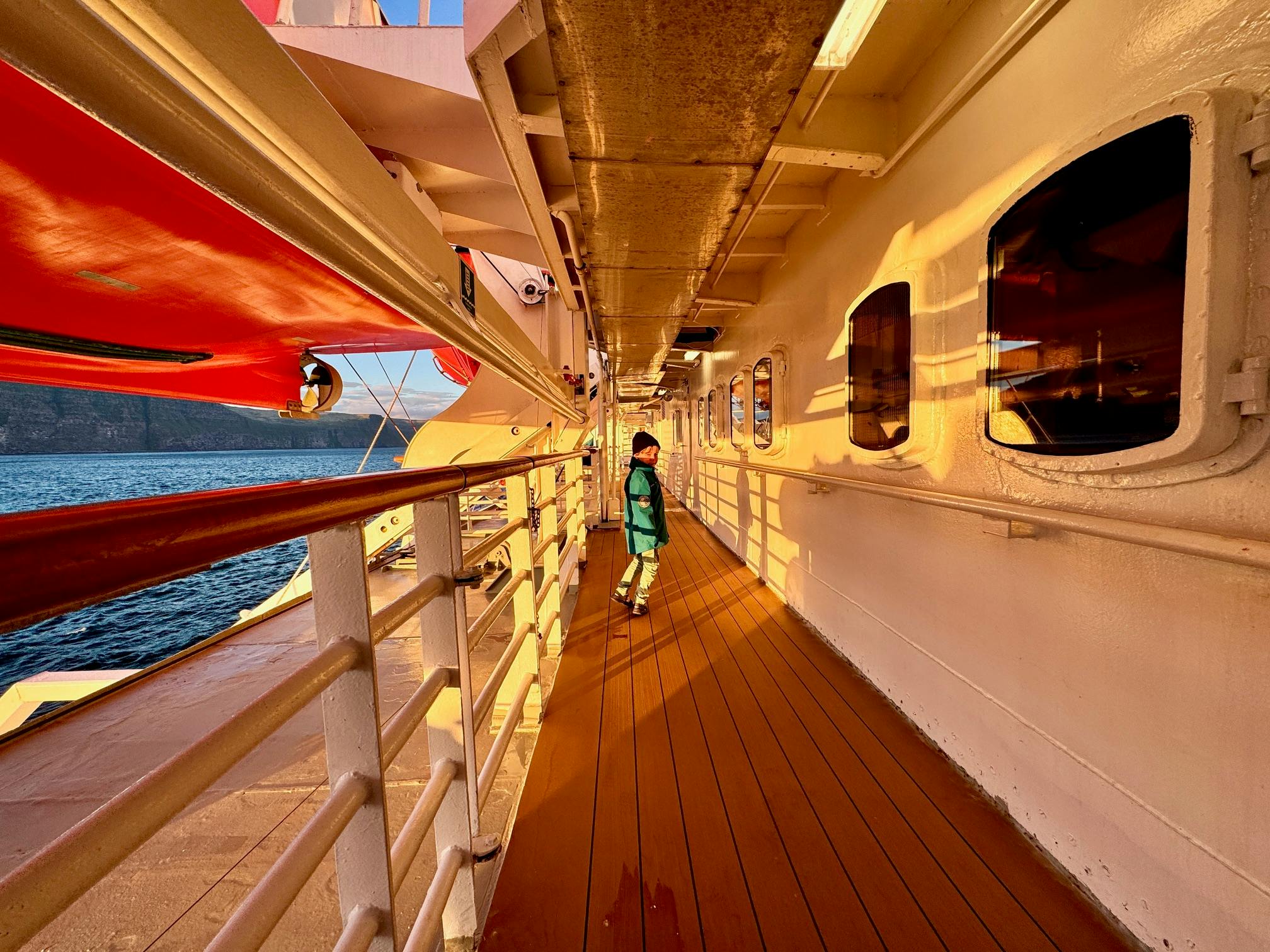 Lindblad Expeditions National Geographic Explorer Cruise: Expert Review ...