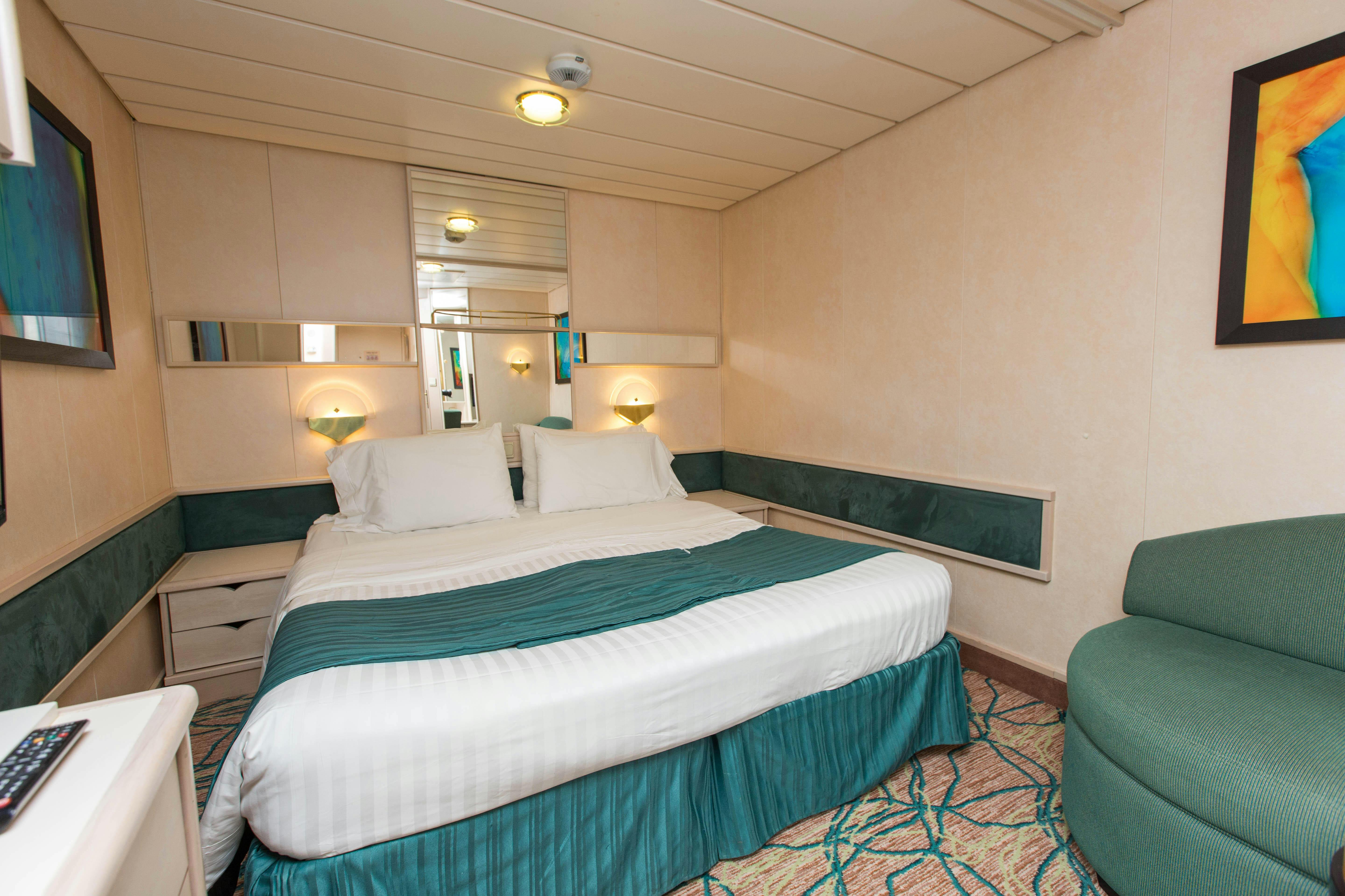 Expert Review of Vision of the Seas Cruise Ship