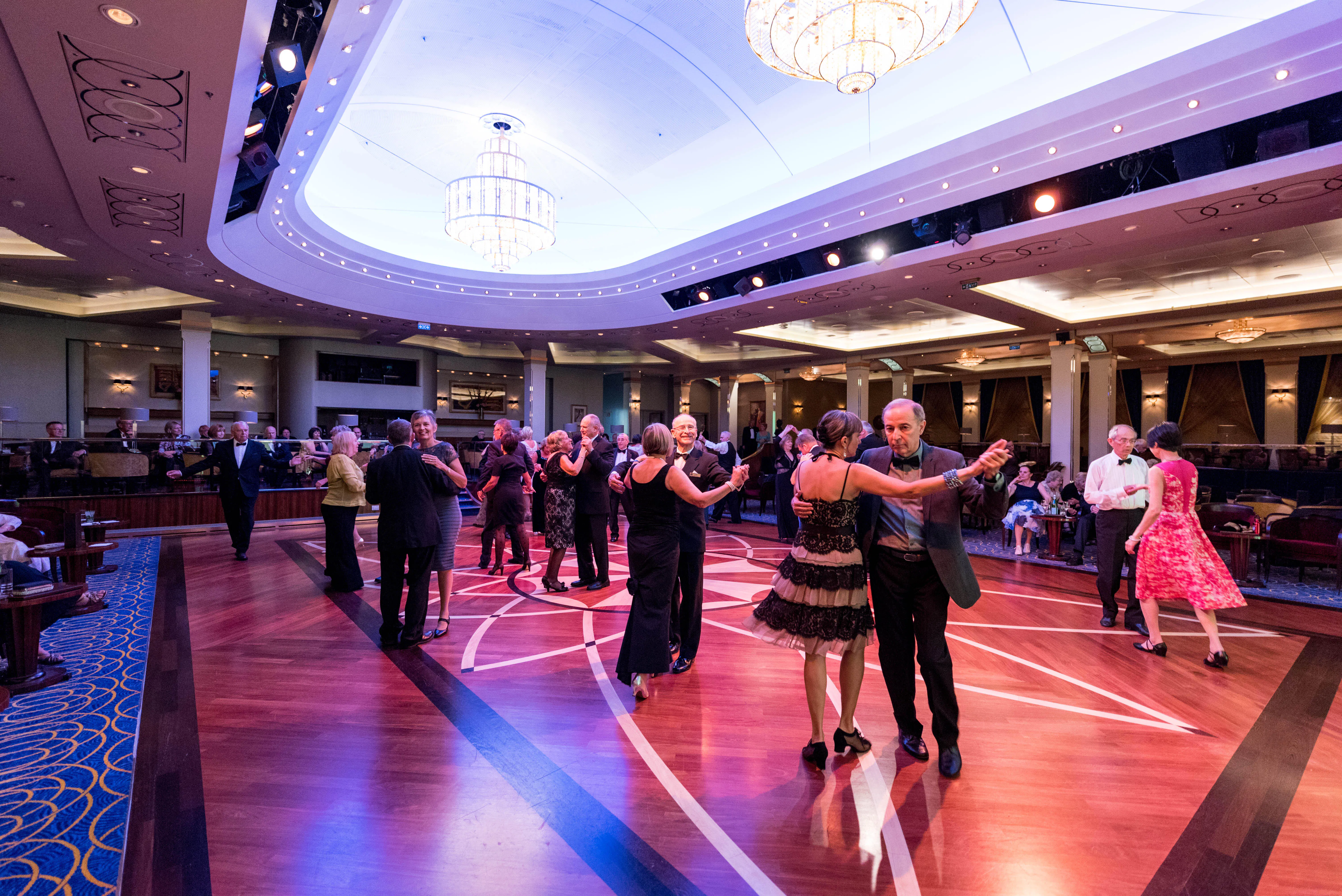 7 Cruise Theme Nights You Need to Know About