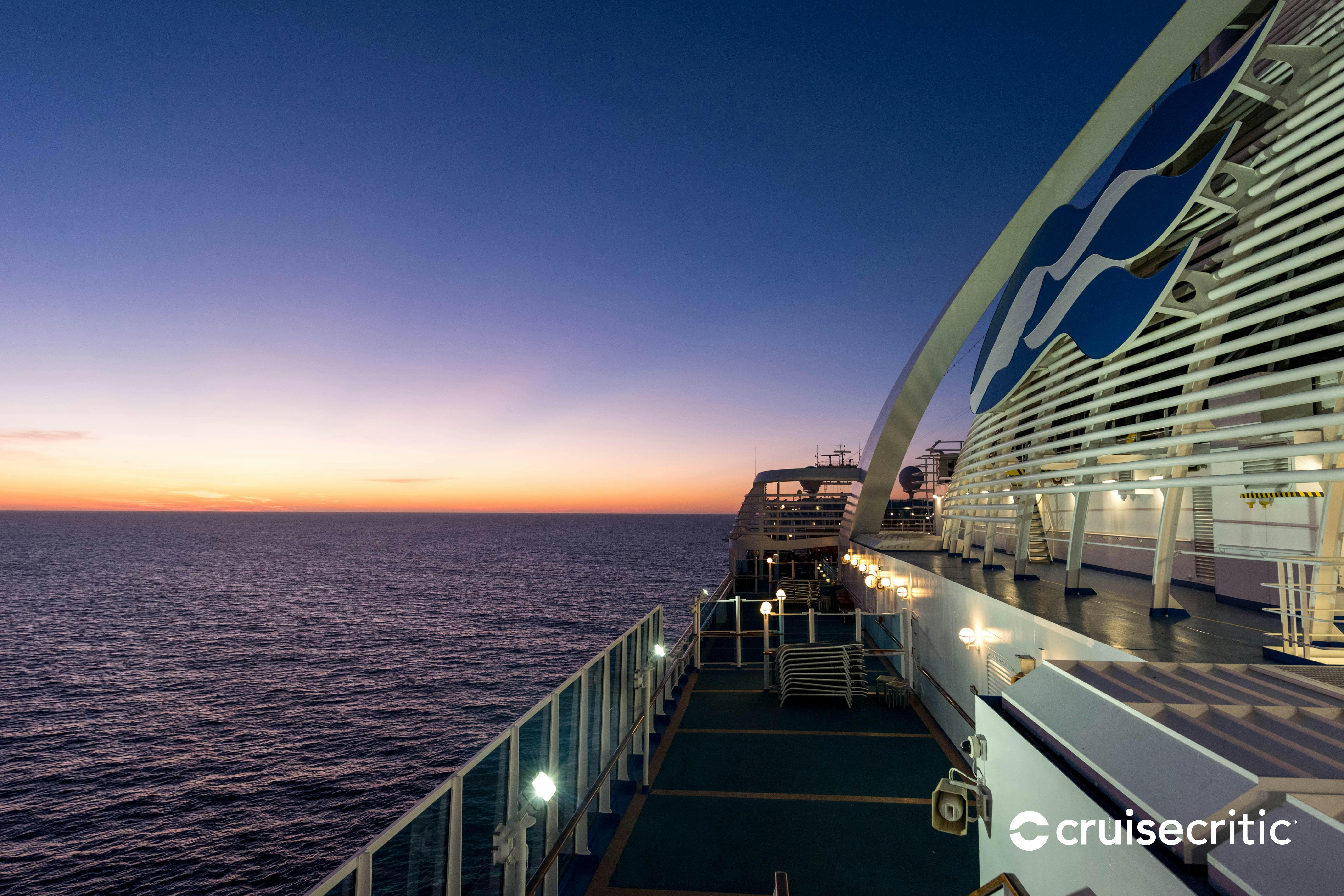 9 Cruise Zoom Backgrounds for Socializing Away from Sea
