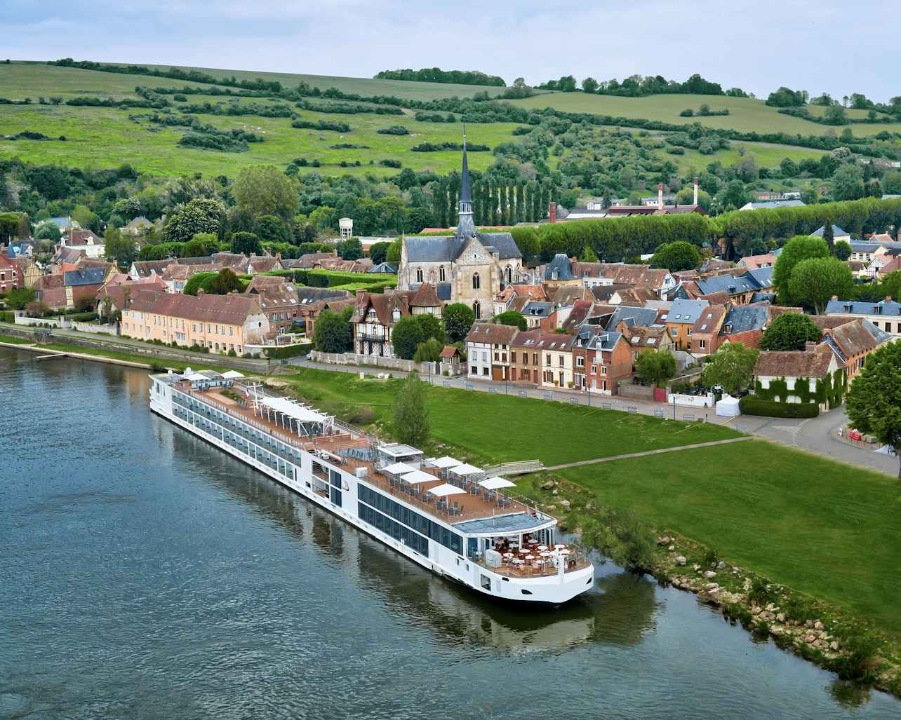 The 9 Best Things to Do on Seine River Cruise The 9 Best Things to Do on Seine River Cruise