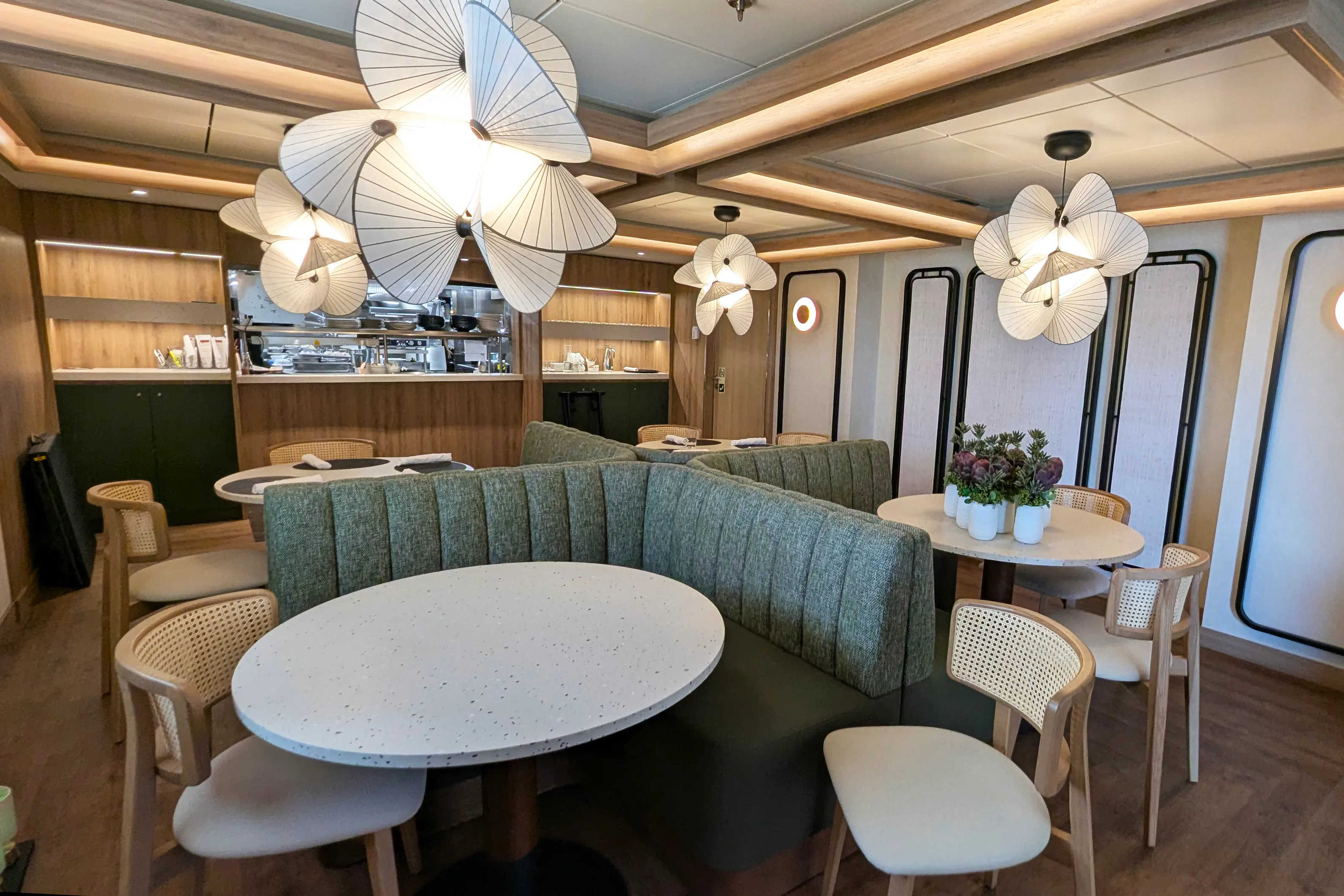 windstar star seeker Cruise Ship | Editor's Review