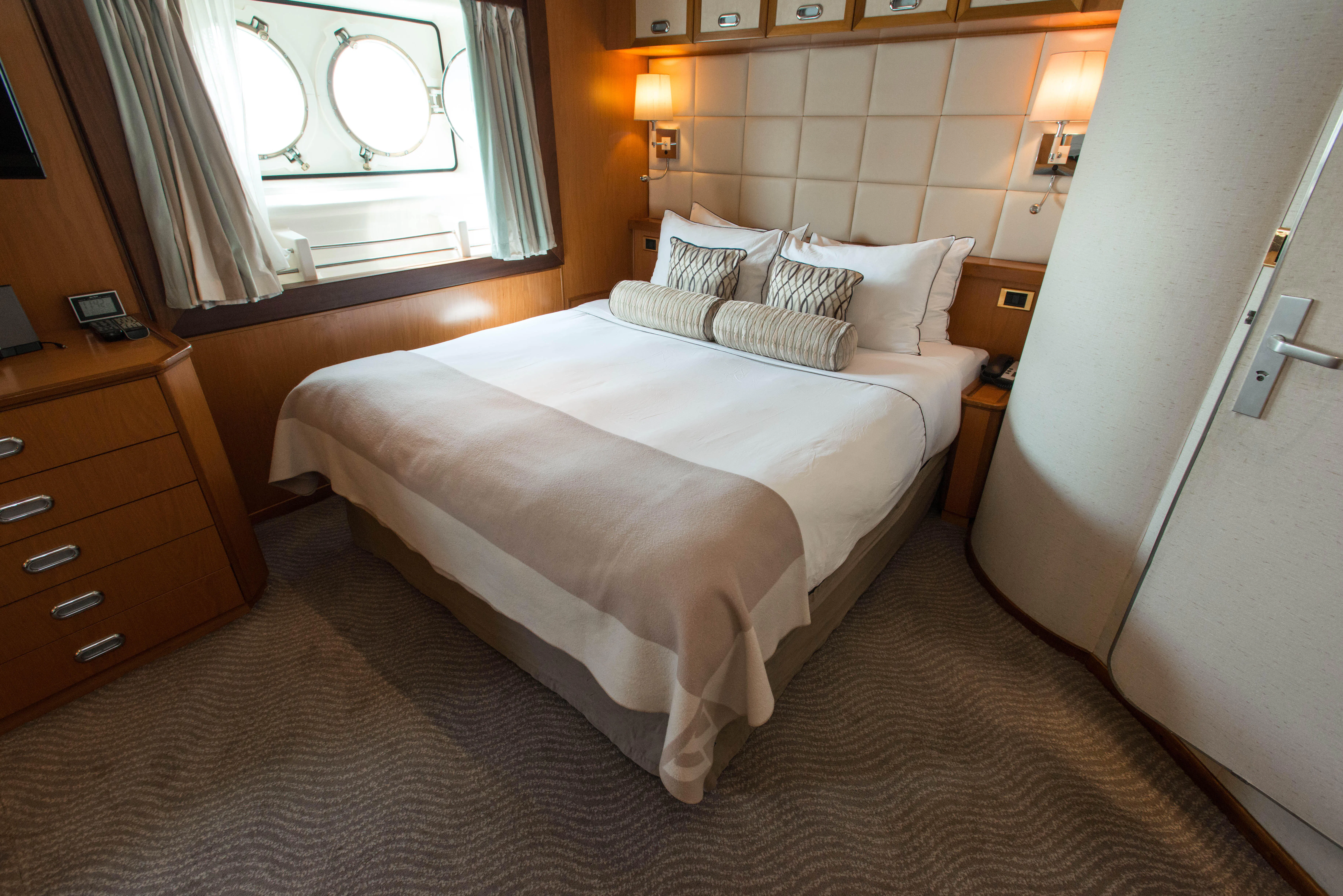 Windstar Cruises Sailing Yacht vs. Motor Yacht