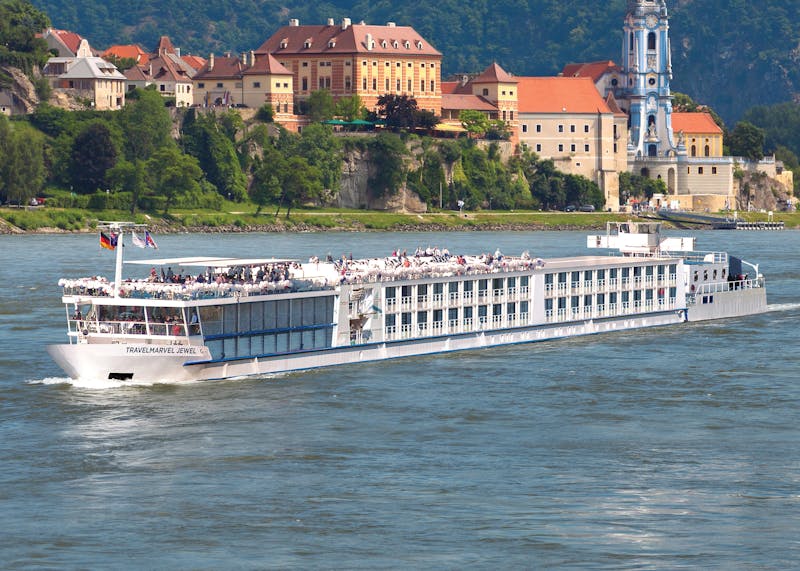 Travelmarvel Jewel Cruise: Expert Review (2023)