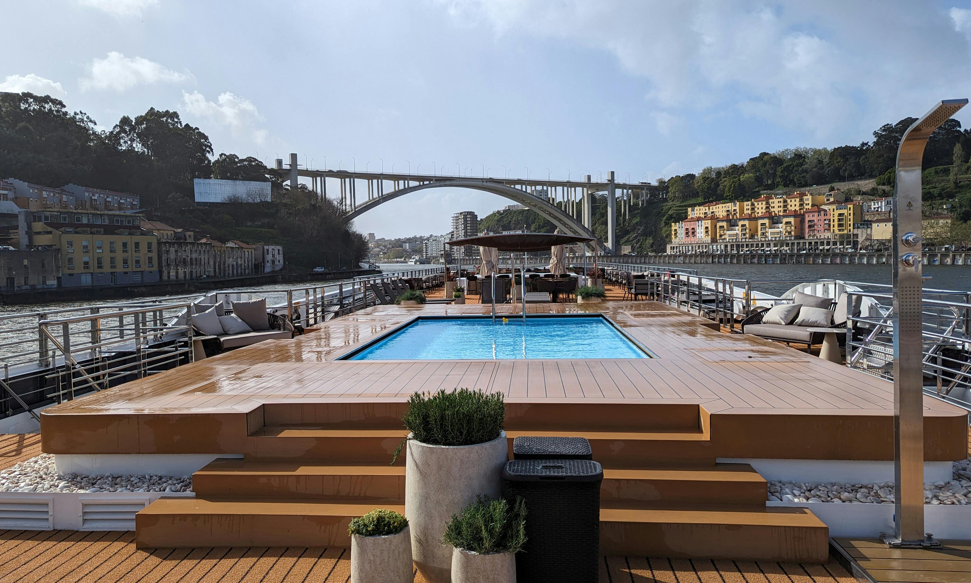 Avalon Alegria Ship Review