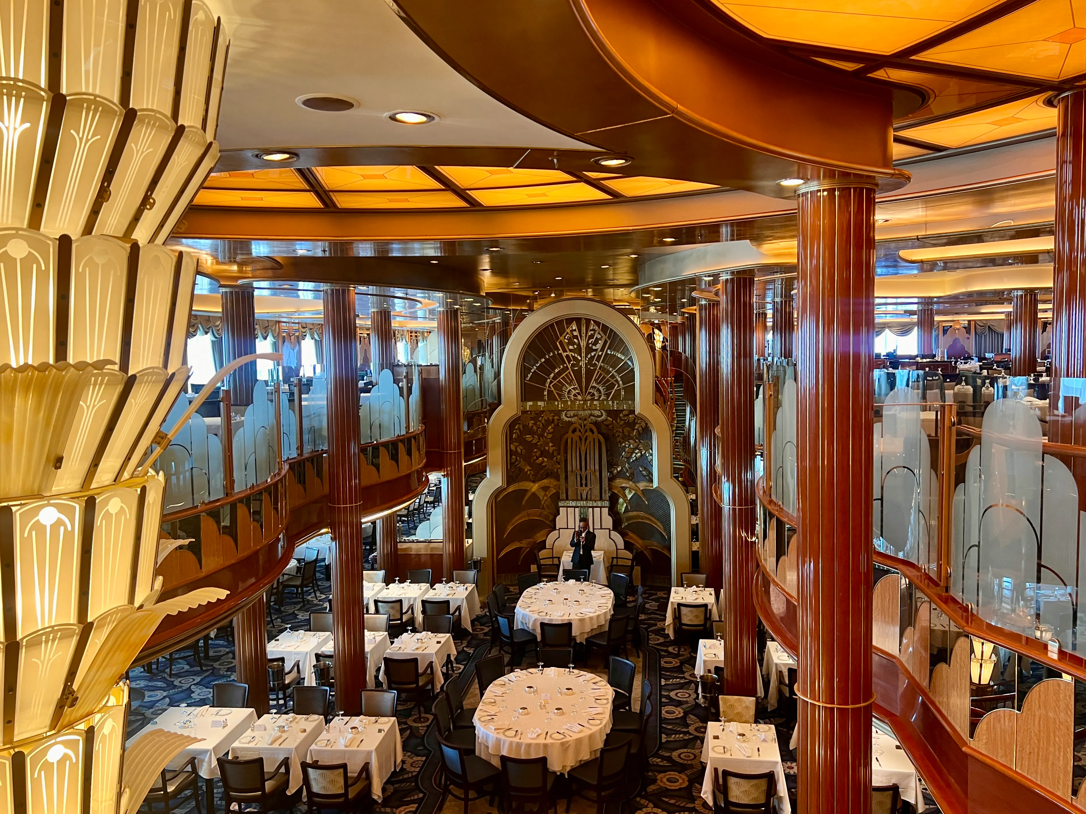 Cunard Queen Elizabeth Dining & Food | Editor's Review