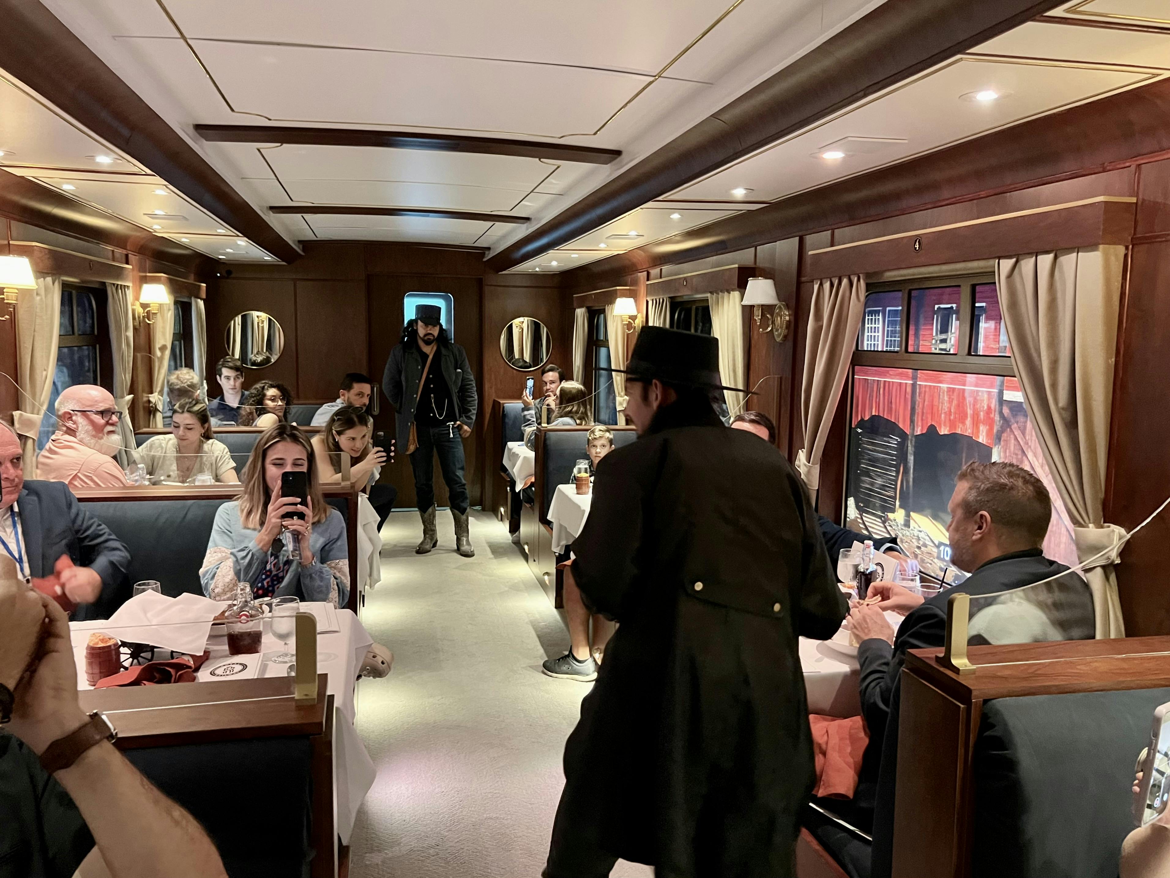 Icon vs Utopia: Which Ship is Right For You