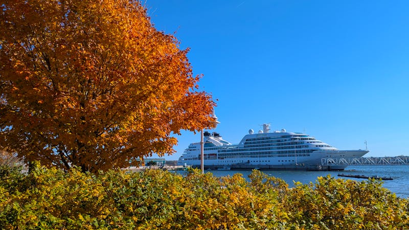 9 Best Places to Visit on a Fall Foliage Cruise in the NE