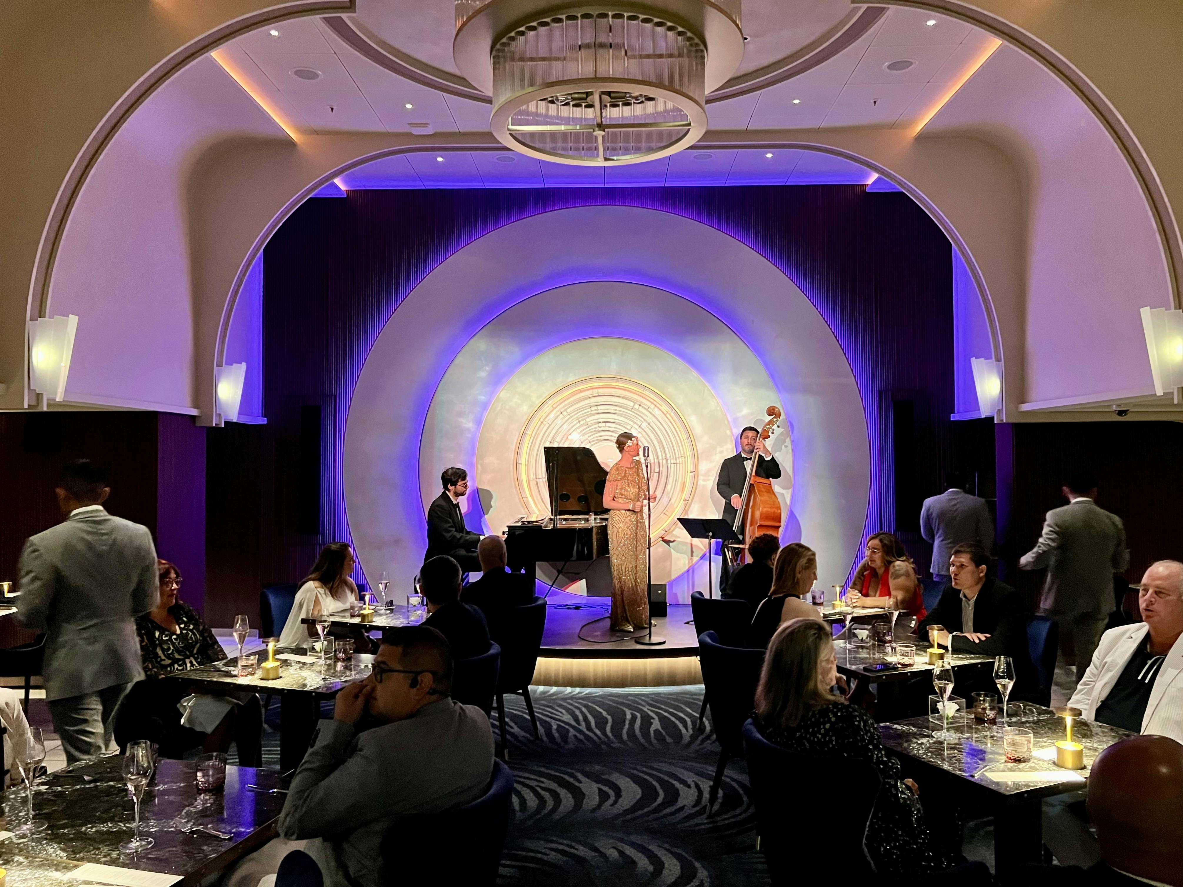 Icon vs Utopia: Which Ship is Right For You