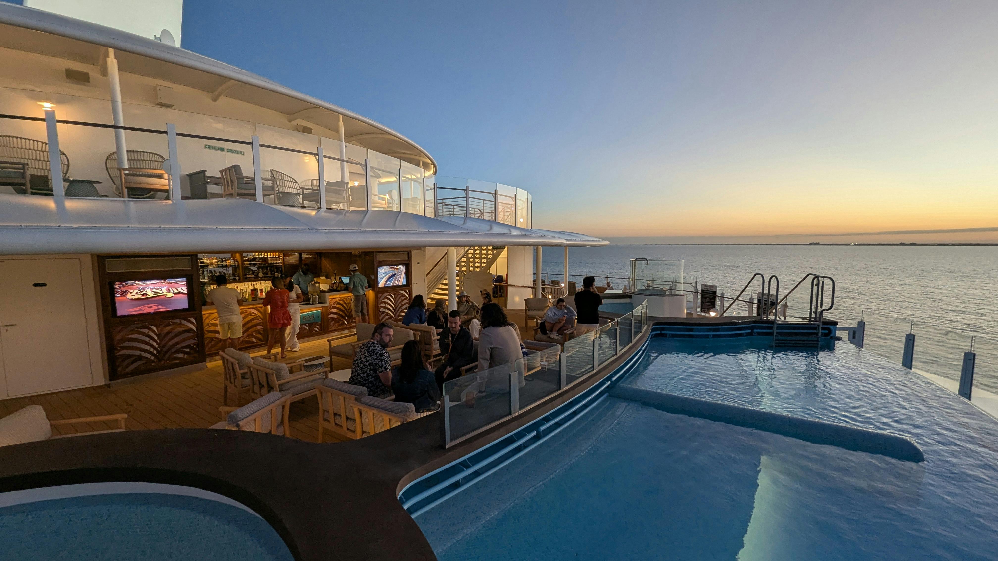 Disney Treasure Activities, Entertainment & Amenities for Kids & Adults ...