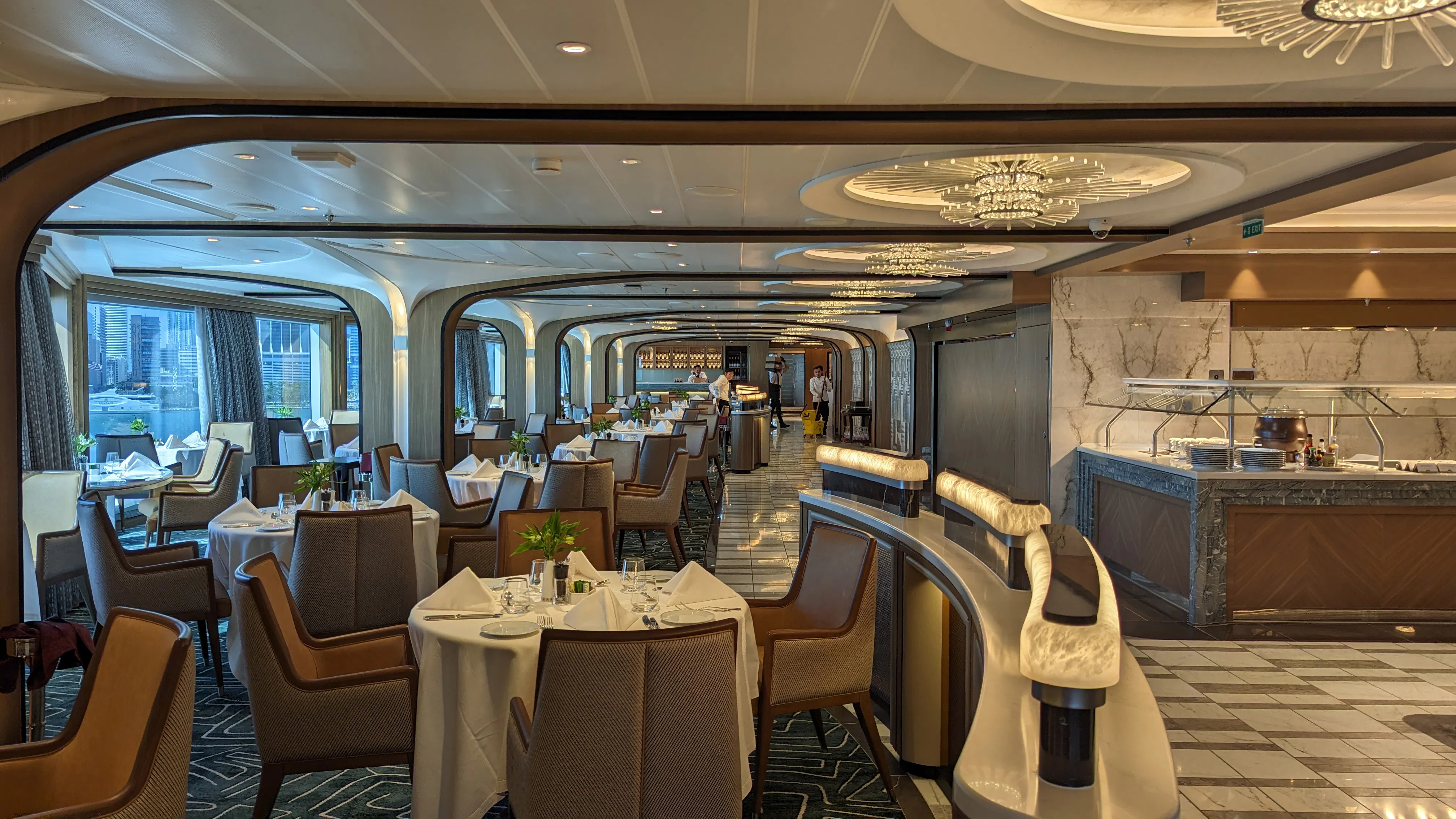 Seven Seas Grandeur Dining & Food | Editor's Review