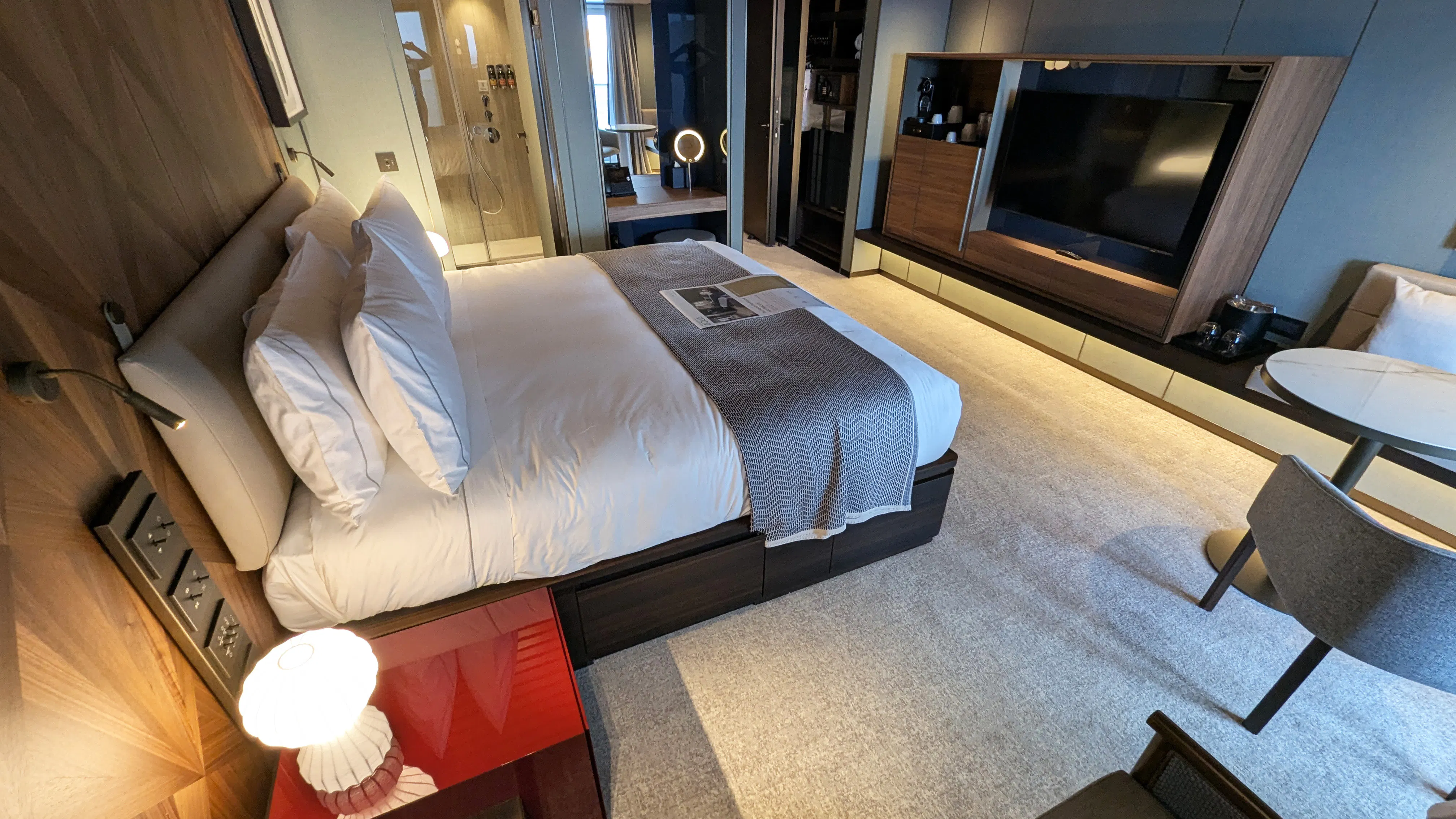 Norwegian Cruise Line vs. Holland America Line: - Cruise Critic