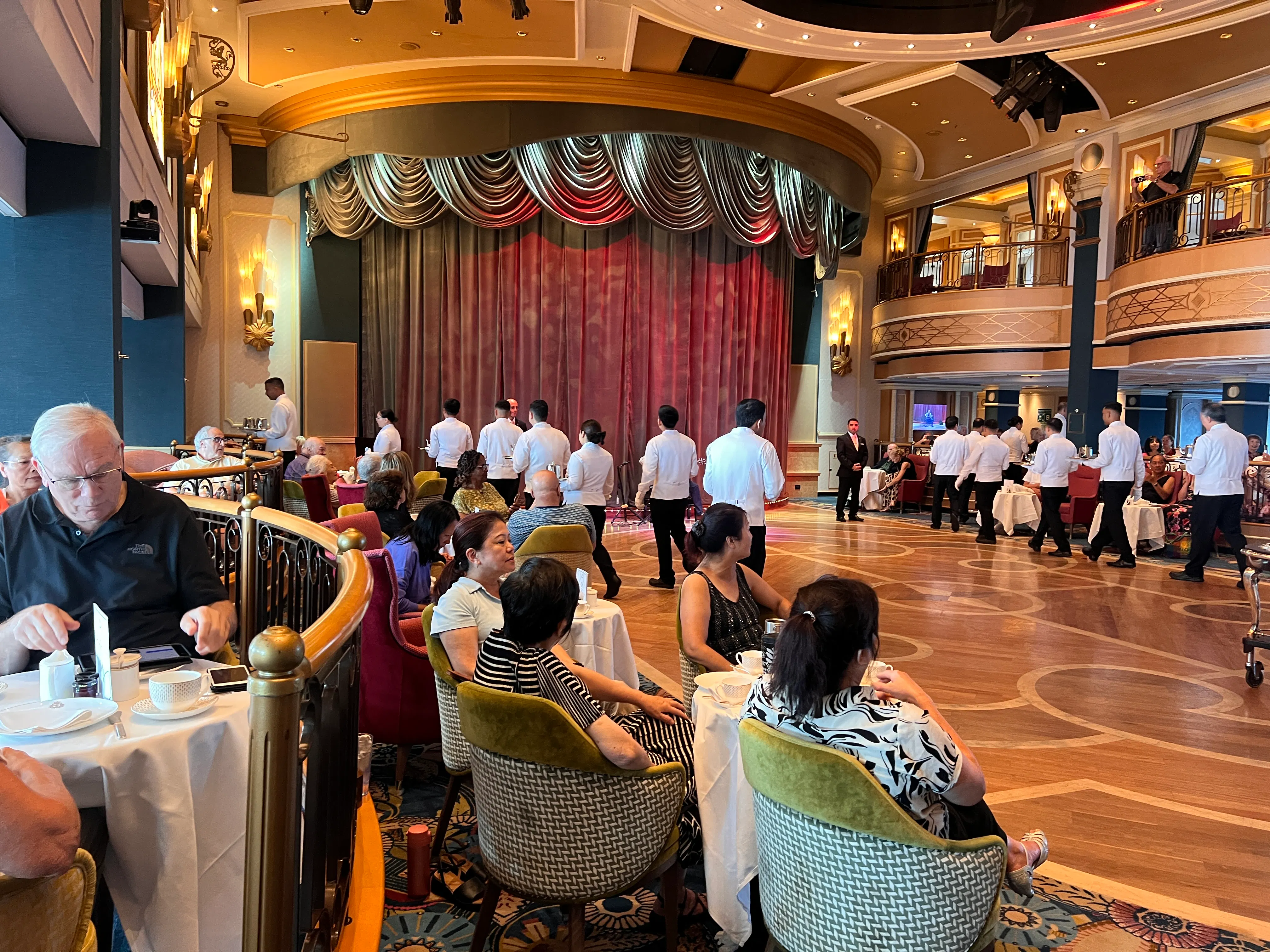 Cunard Queen Elizabeth Dining & Food | Editor's Review