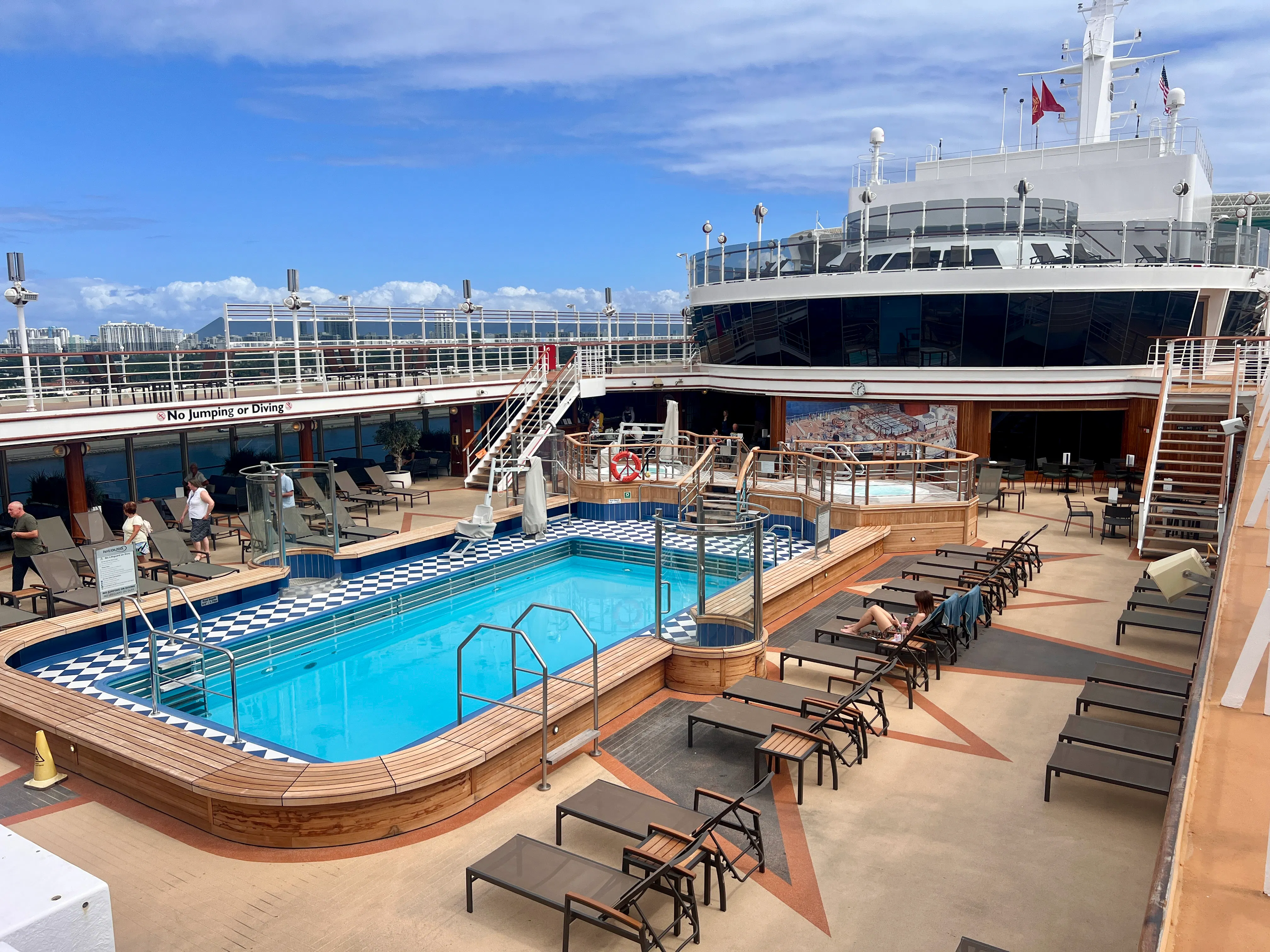 Cunard Queen Elizabeth Activities & Entertainment | Editor's Review