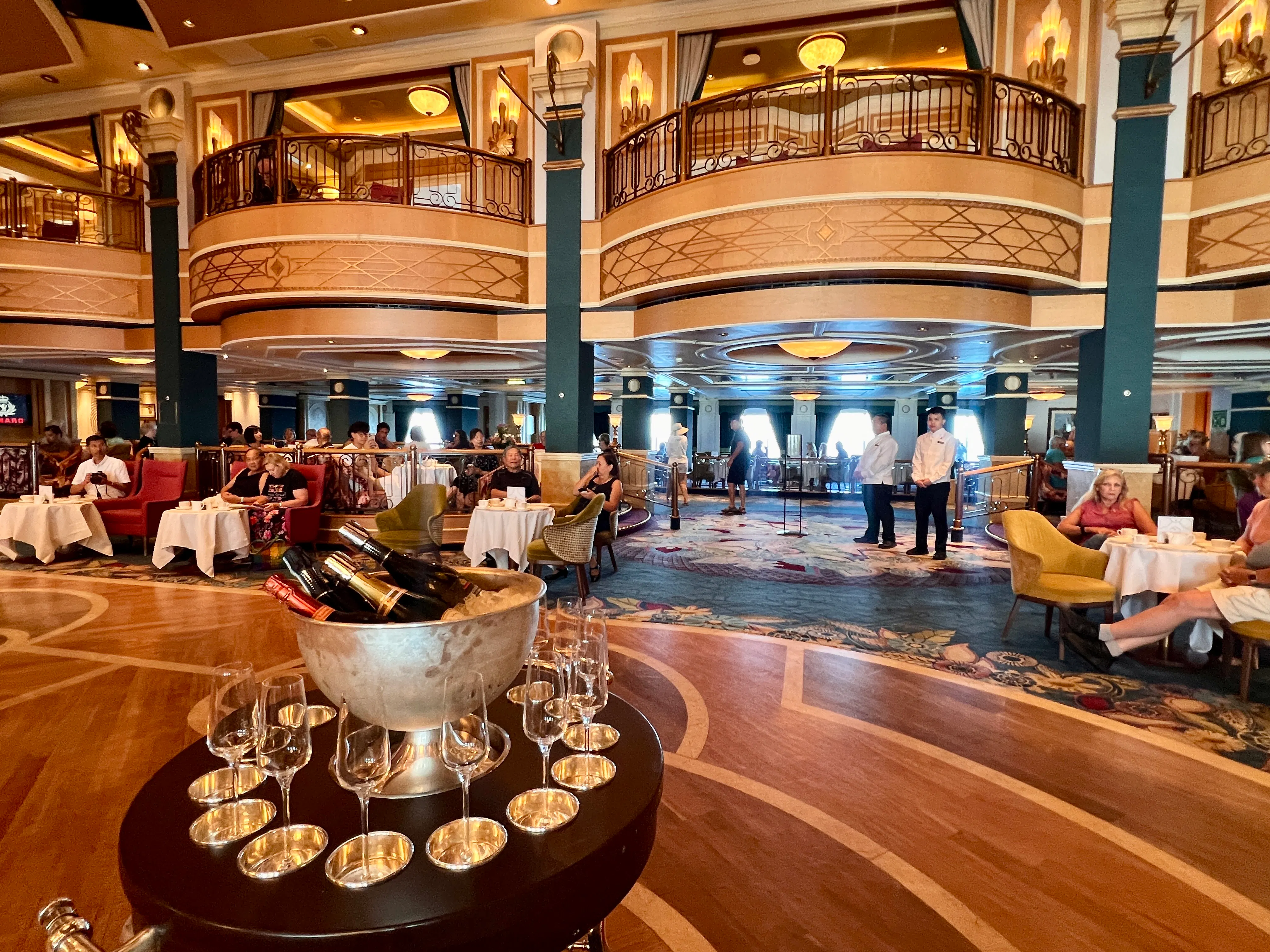 Cunard Queen Elizabeth Dining & Food | Editor's Review