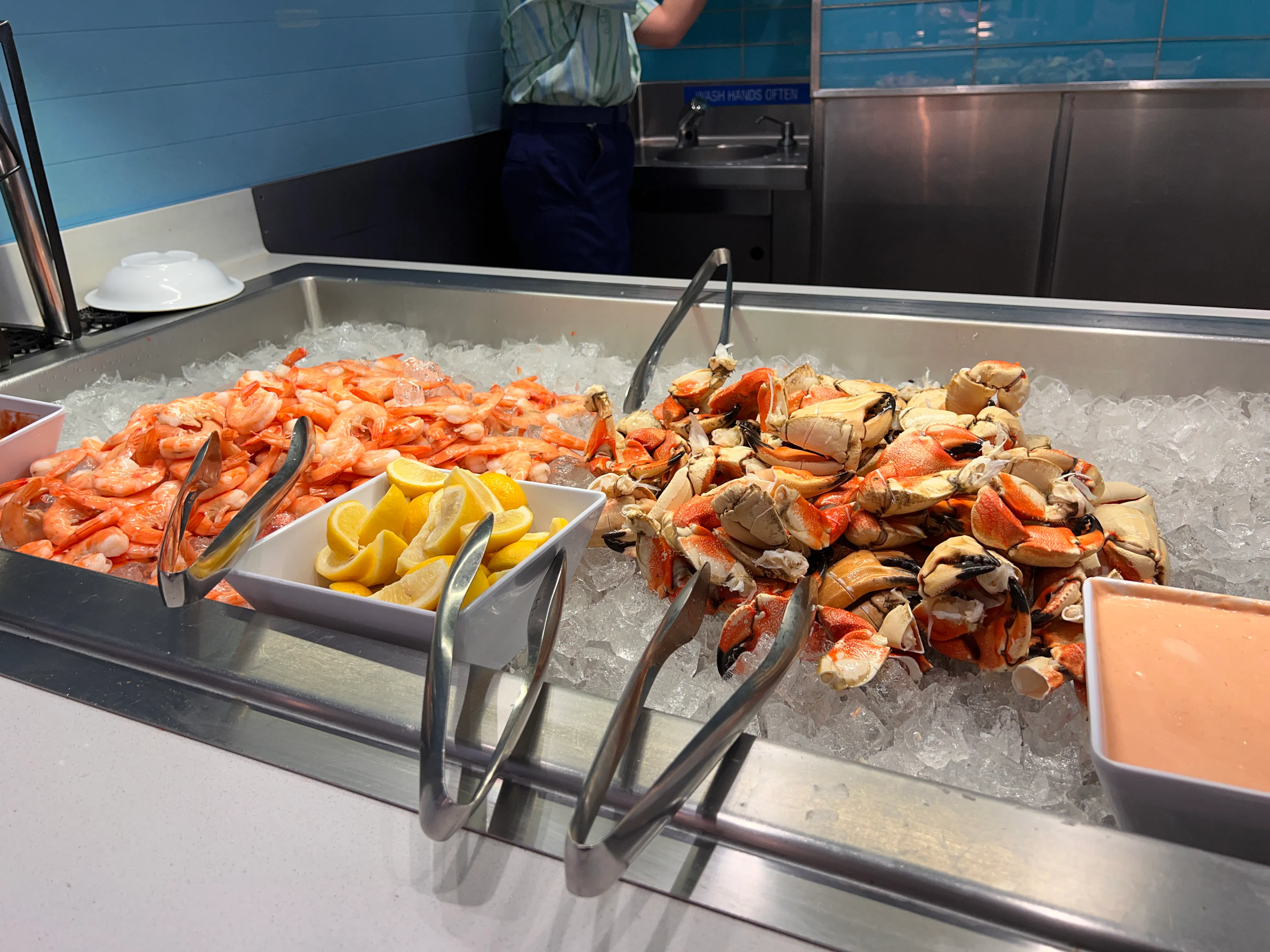 Disney Wonder Dining & Food | Editor's Review