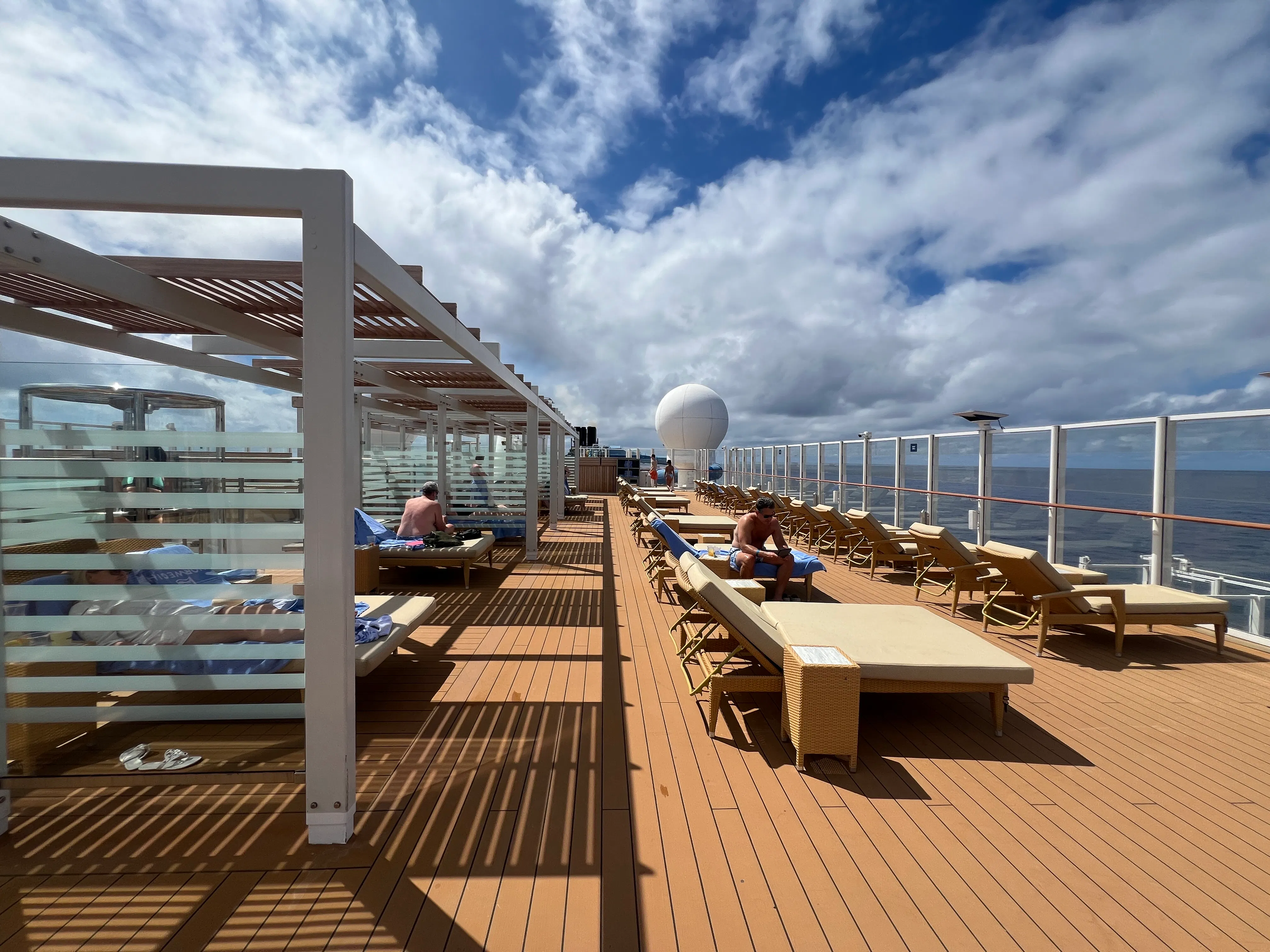 Vibe Beach Club on Norwegian Joy (Photo: Chris Gray Faust)