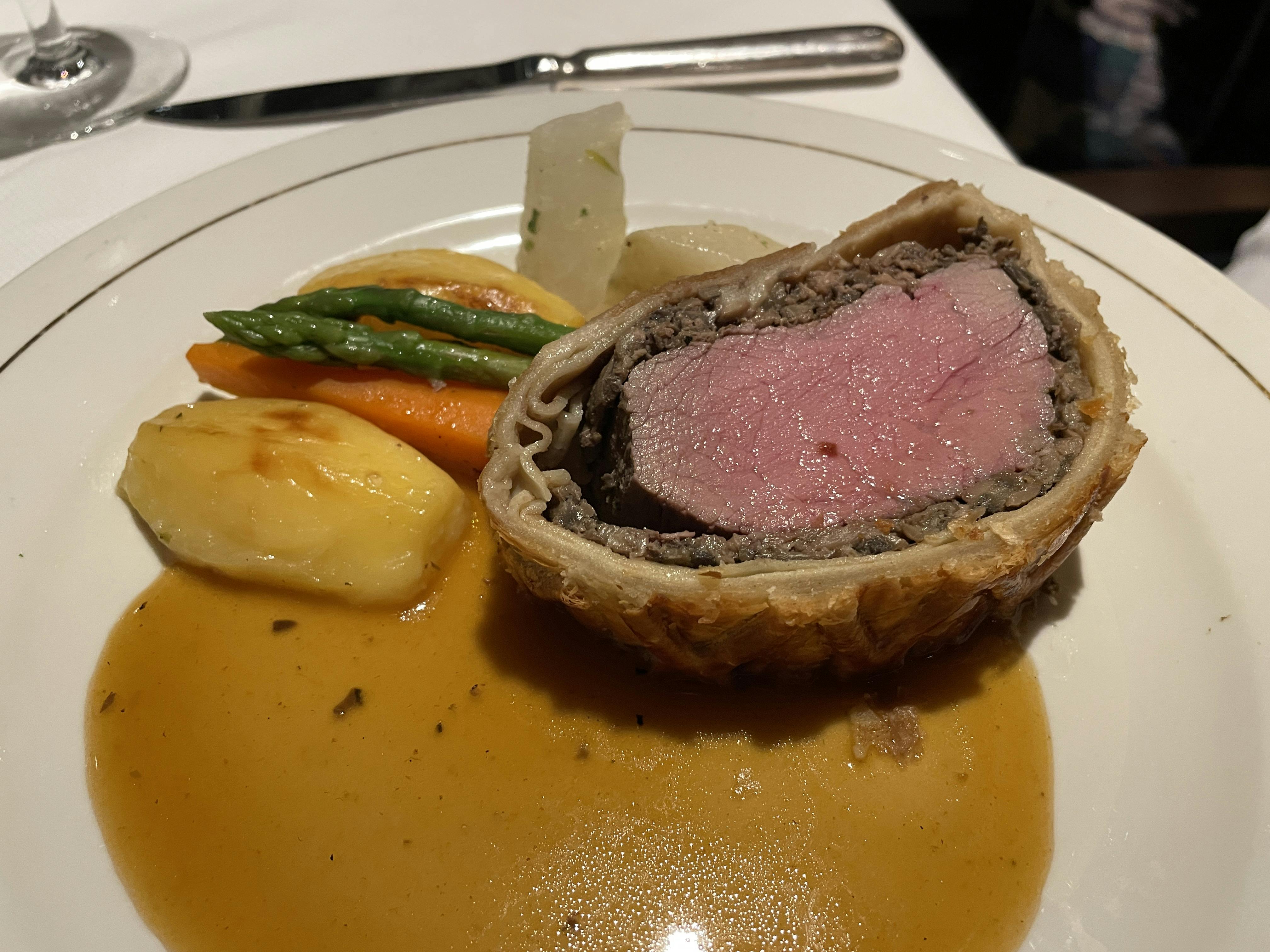 Cunard Queen Victoria Cruise: Expert Review (2023)