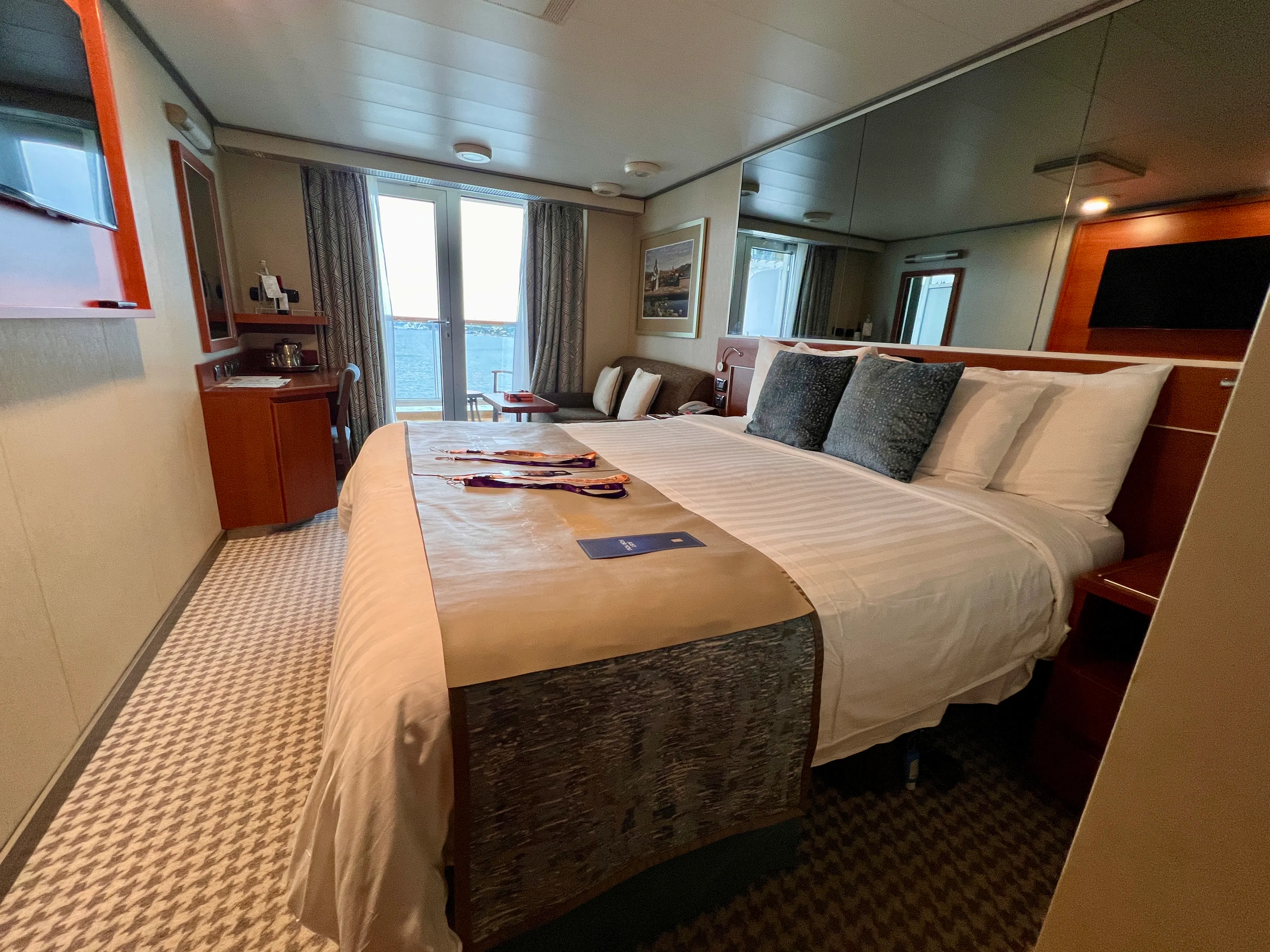 Holland America Eurodam Cruise Ship | Editor's Review