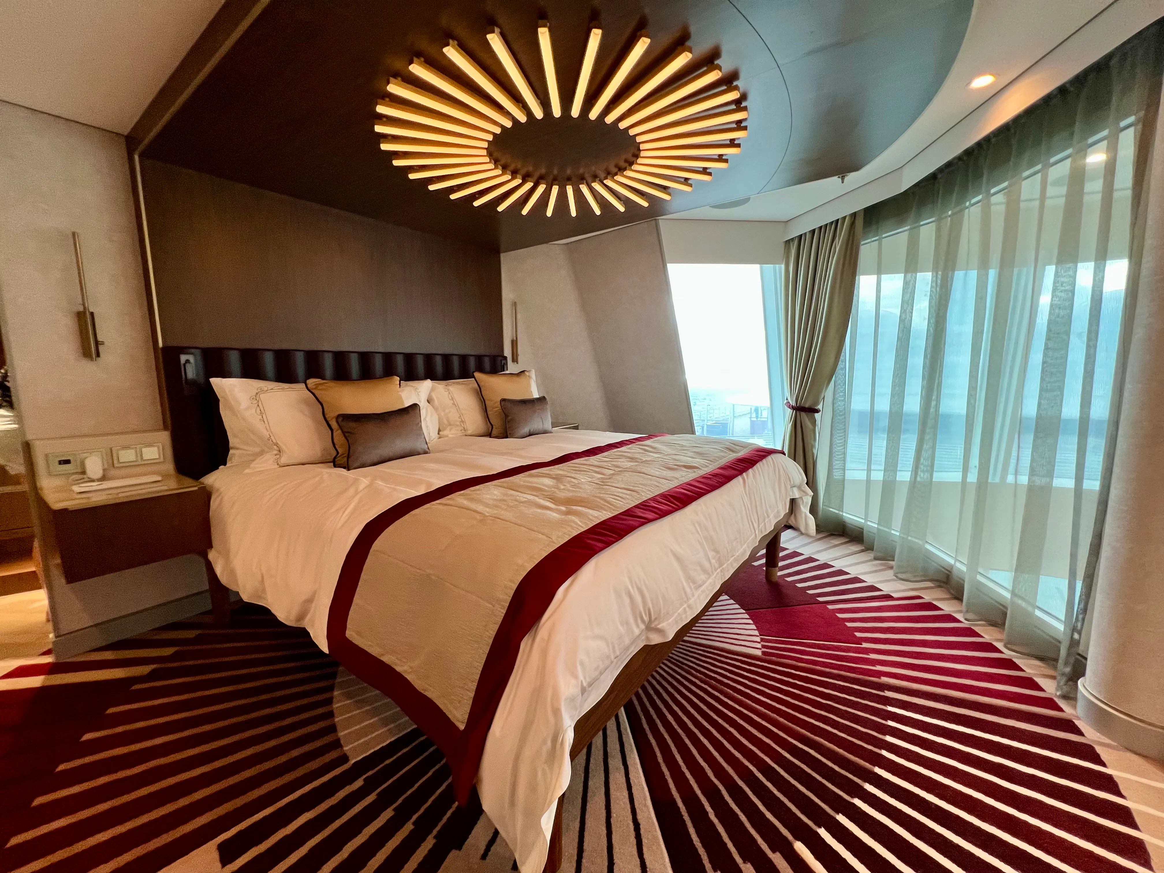 Disney Destiny Cabins & Suites | Editor's Review