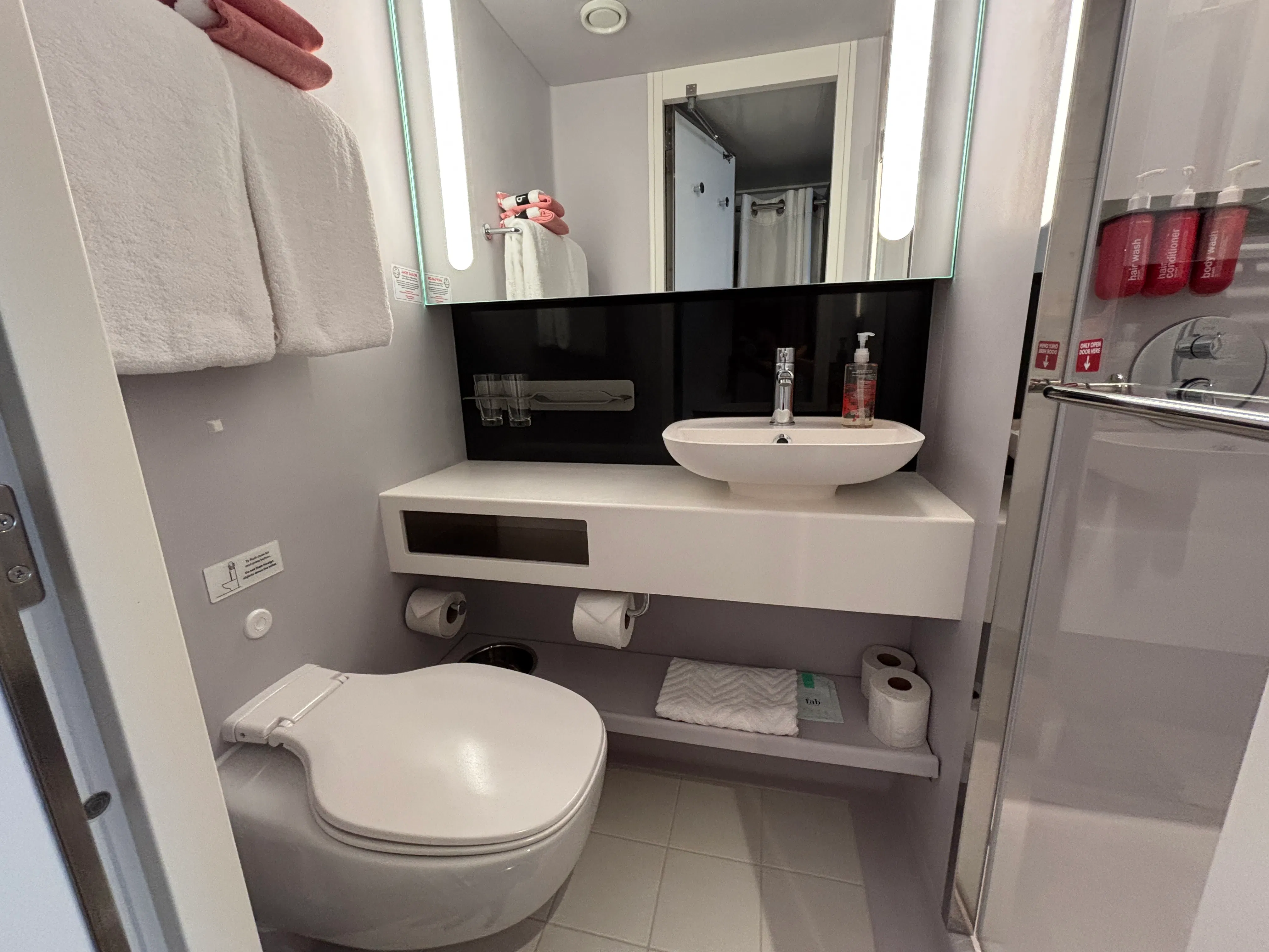 Brilliant Lady Cabins & Suites | Editor's Review