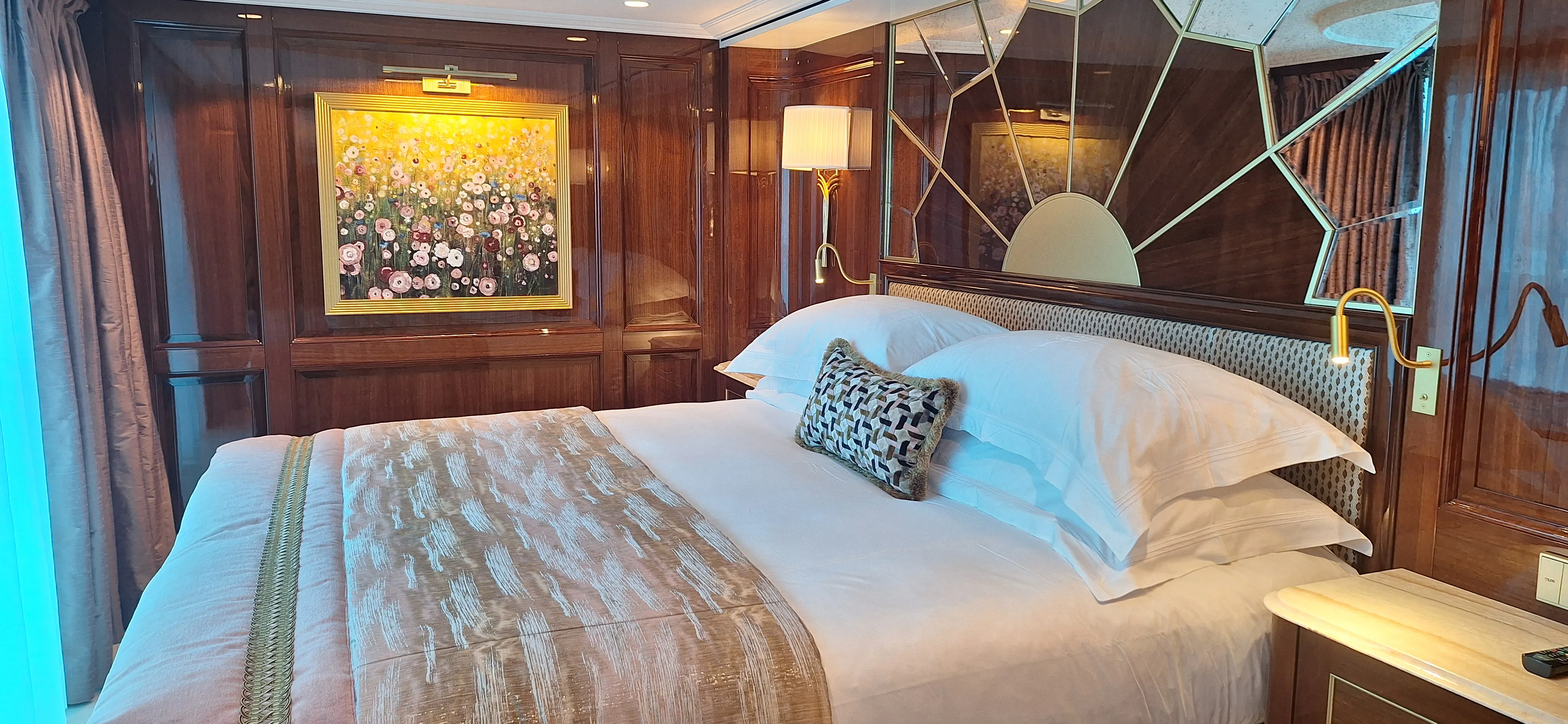 S.S. Emilie Cruise Ship | Editor's Review