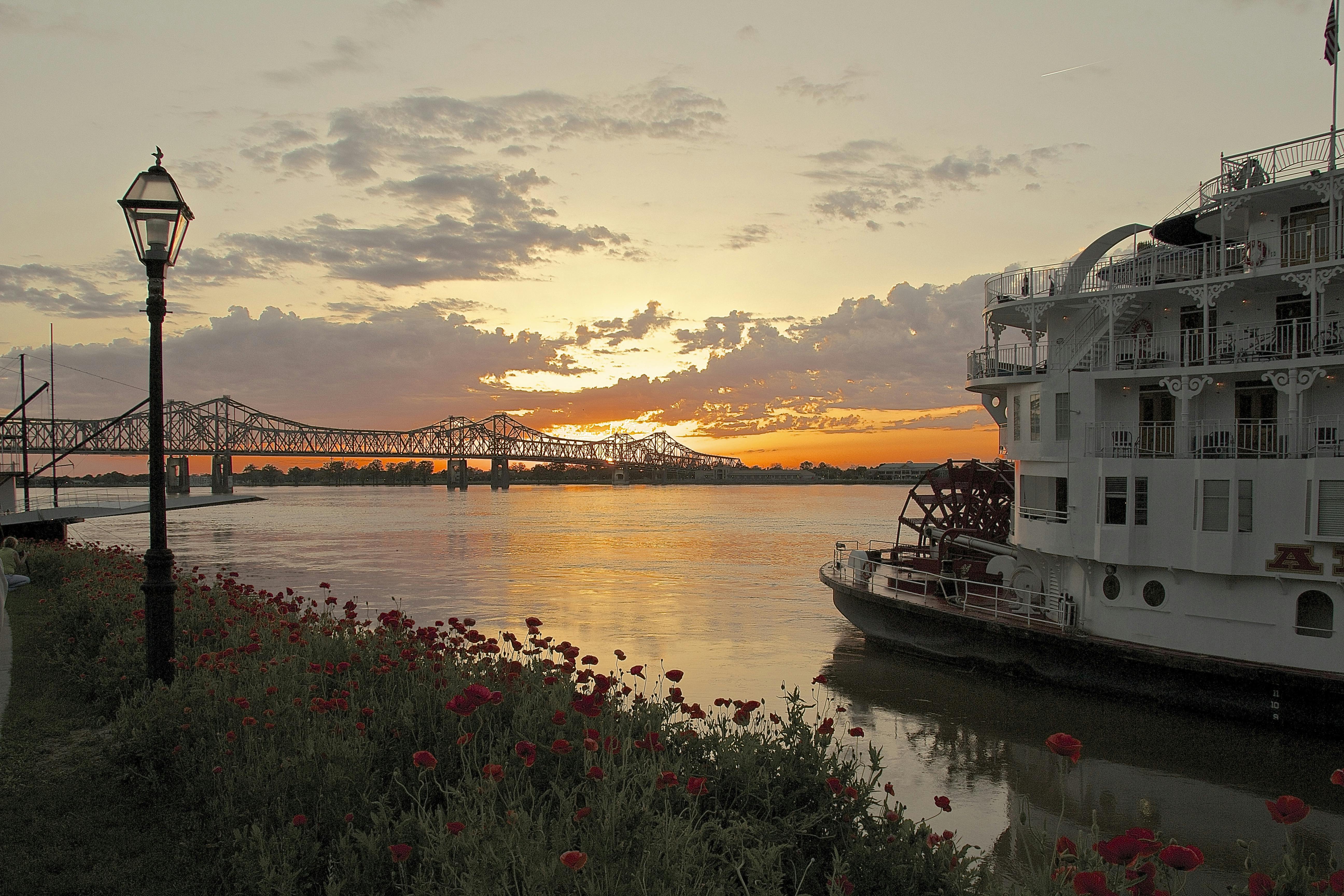 The 10 Best Mississippi River Cities and Destinations