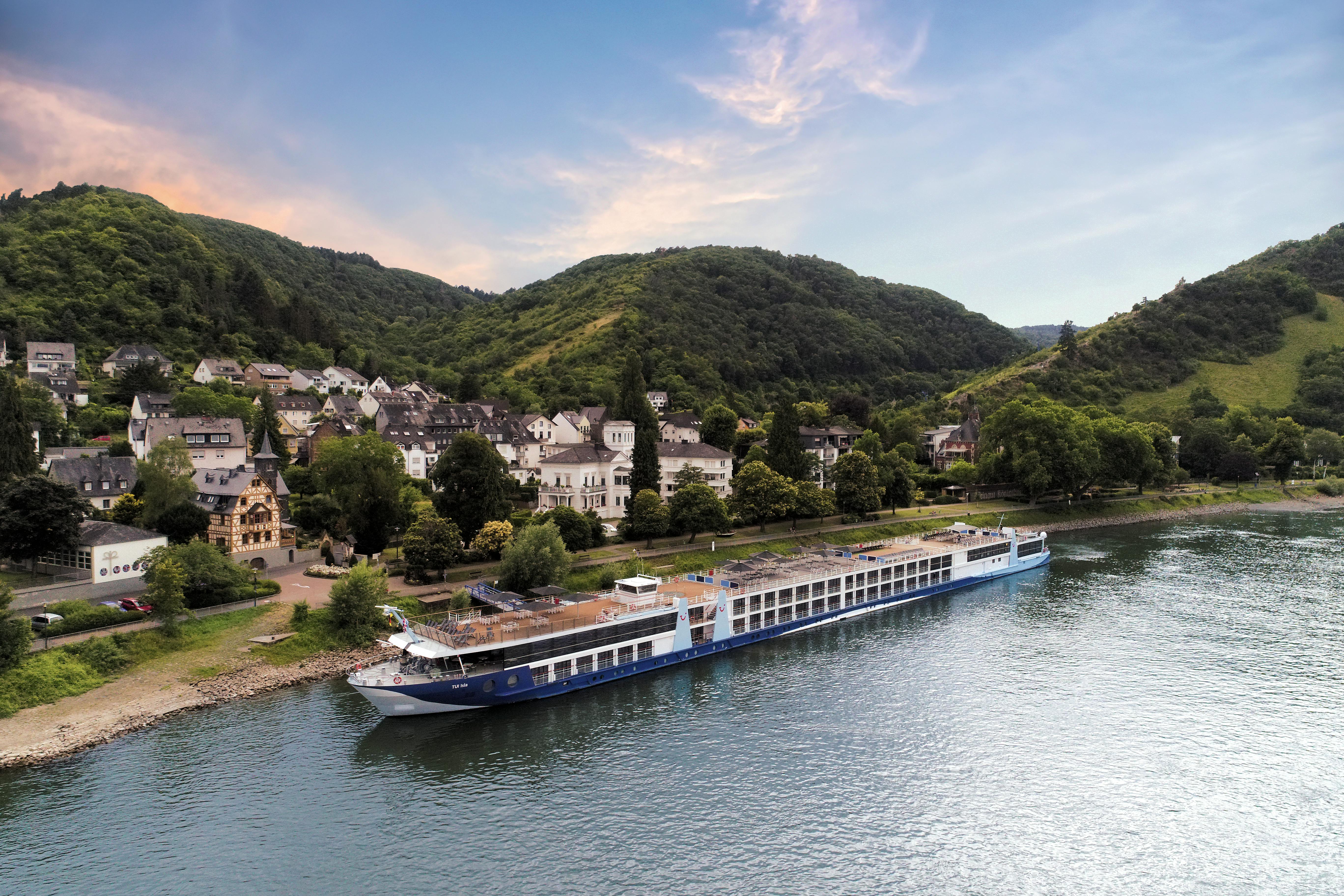 Expert Review of TUI Isla River Cruise Ship