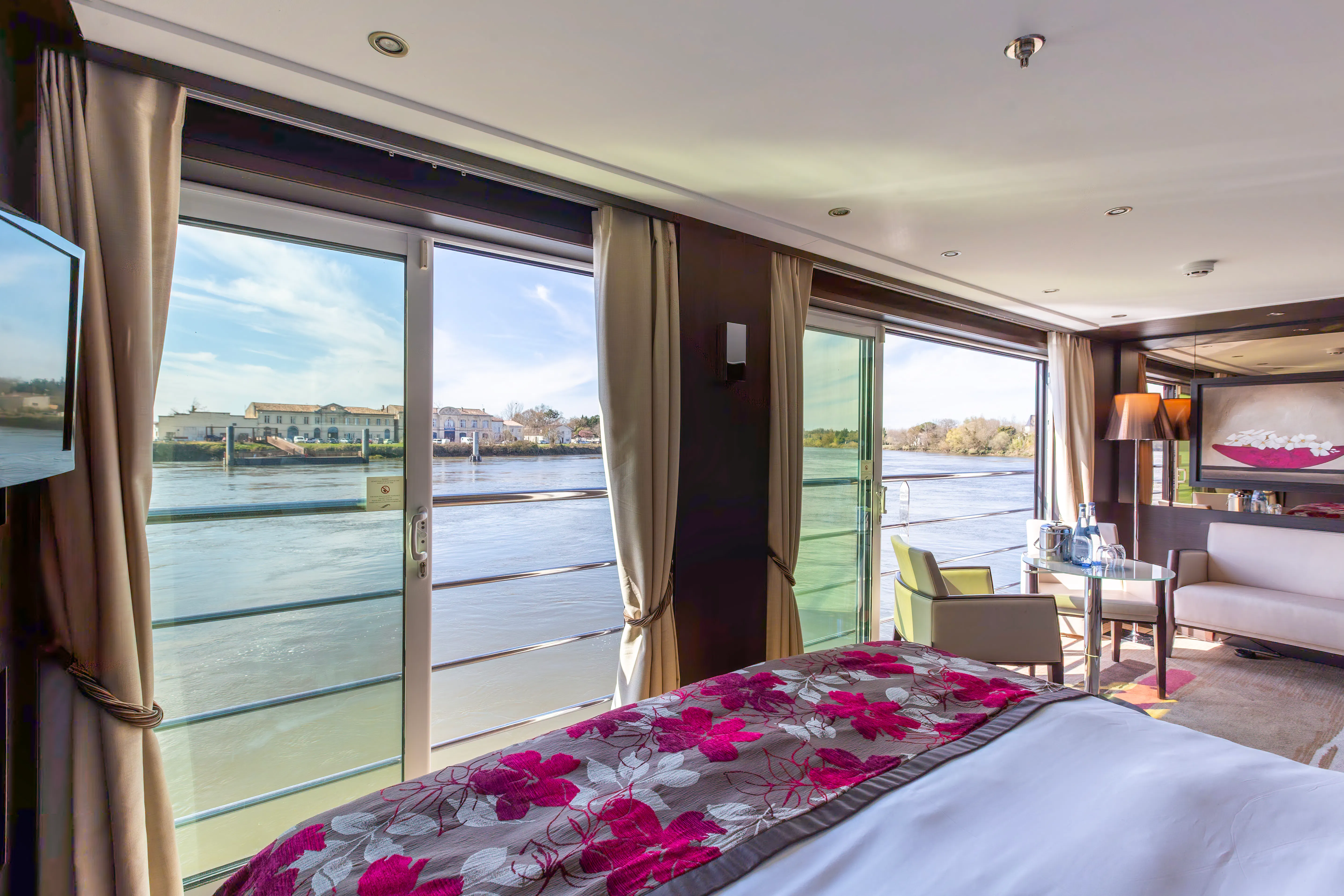 Avalon Waterways Starts Sailing in Bordeaux