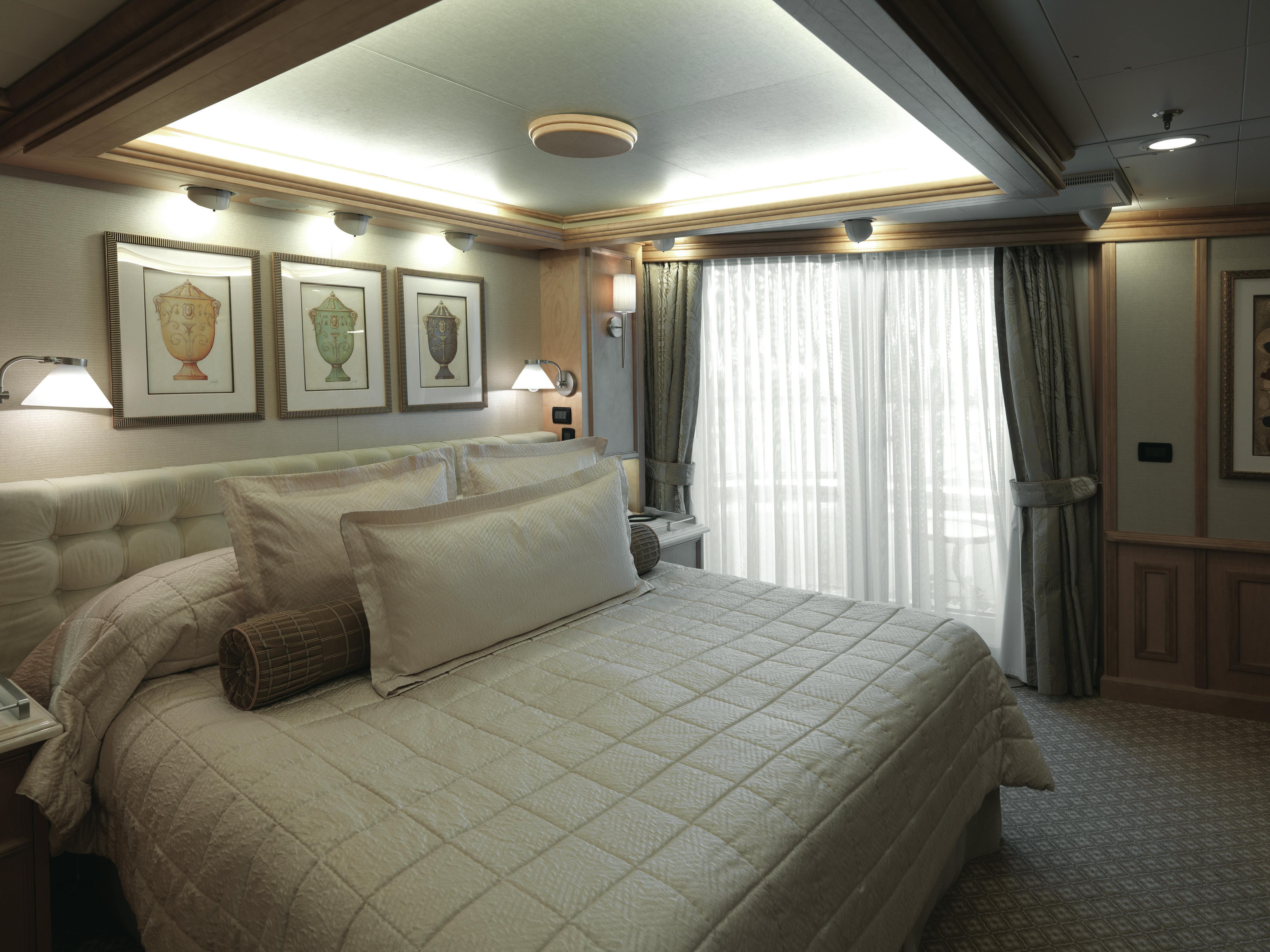 Cunard Queen Victoria Cruise: Expert Review (2023)