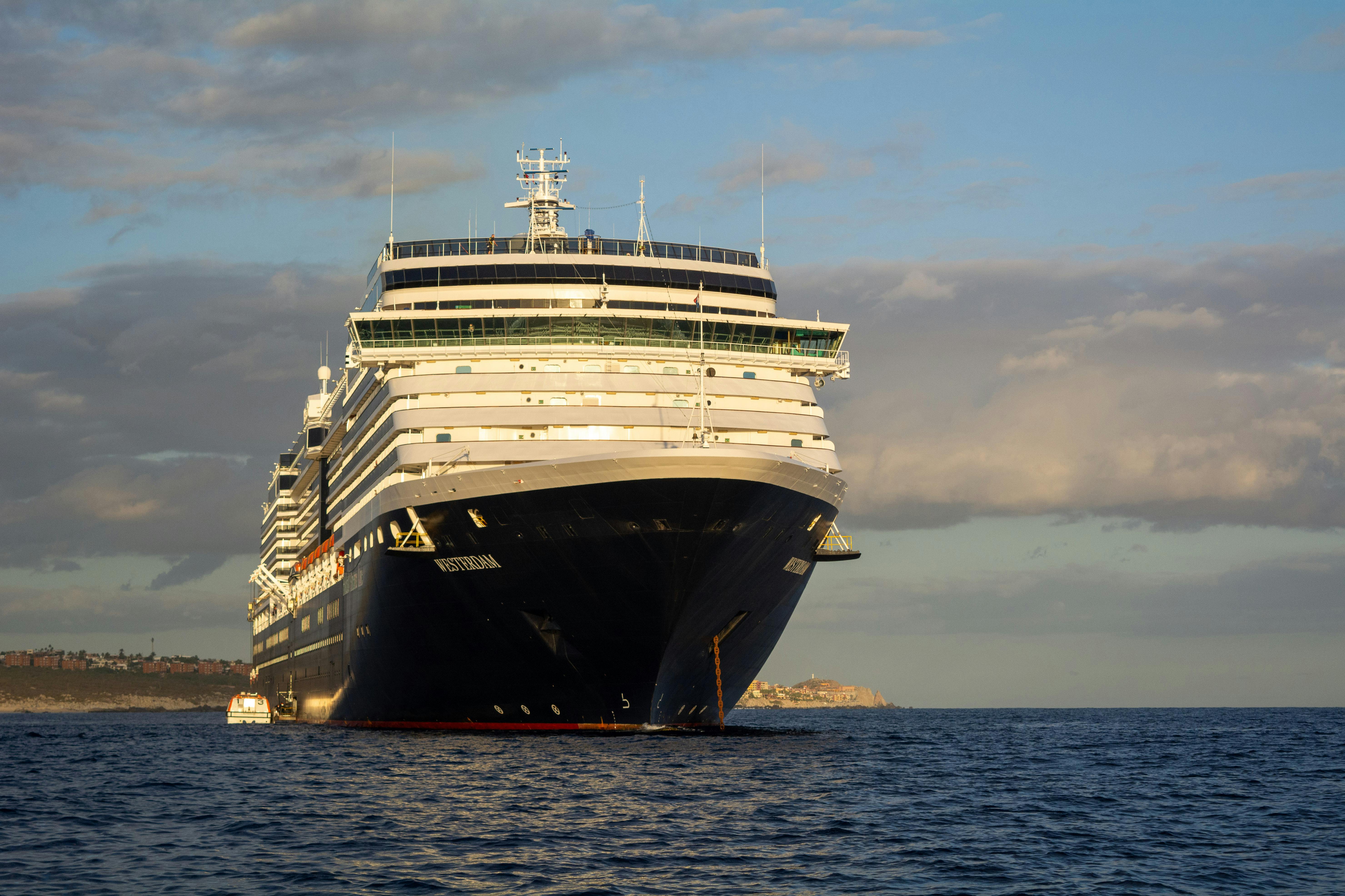 Cabo San Lucas Cruise Port: Amenities, What's Nearby & More