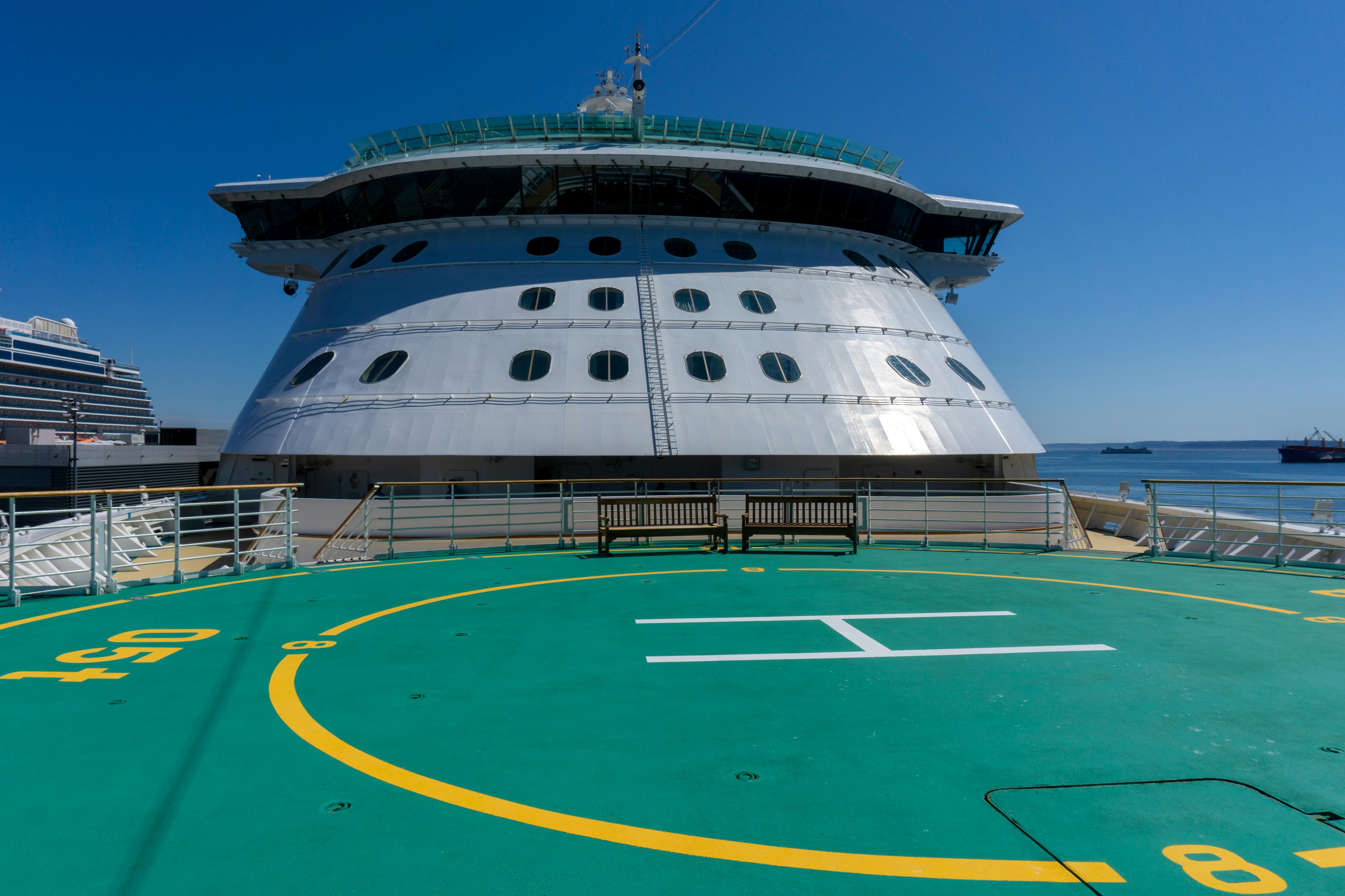 8 Best Cruise Ship Spots to Enjoy Sail Away