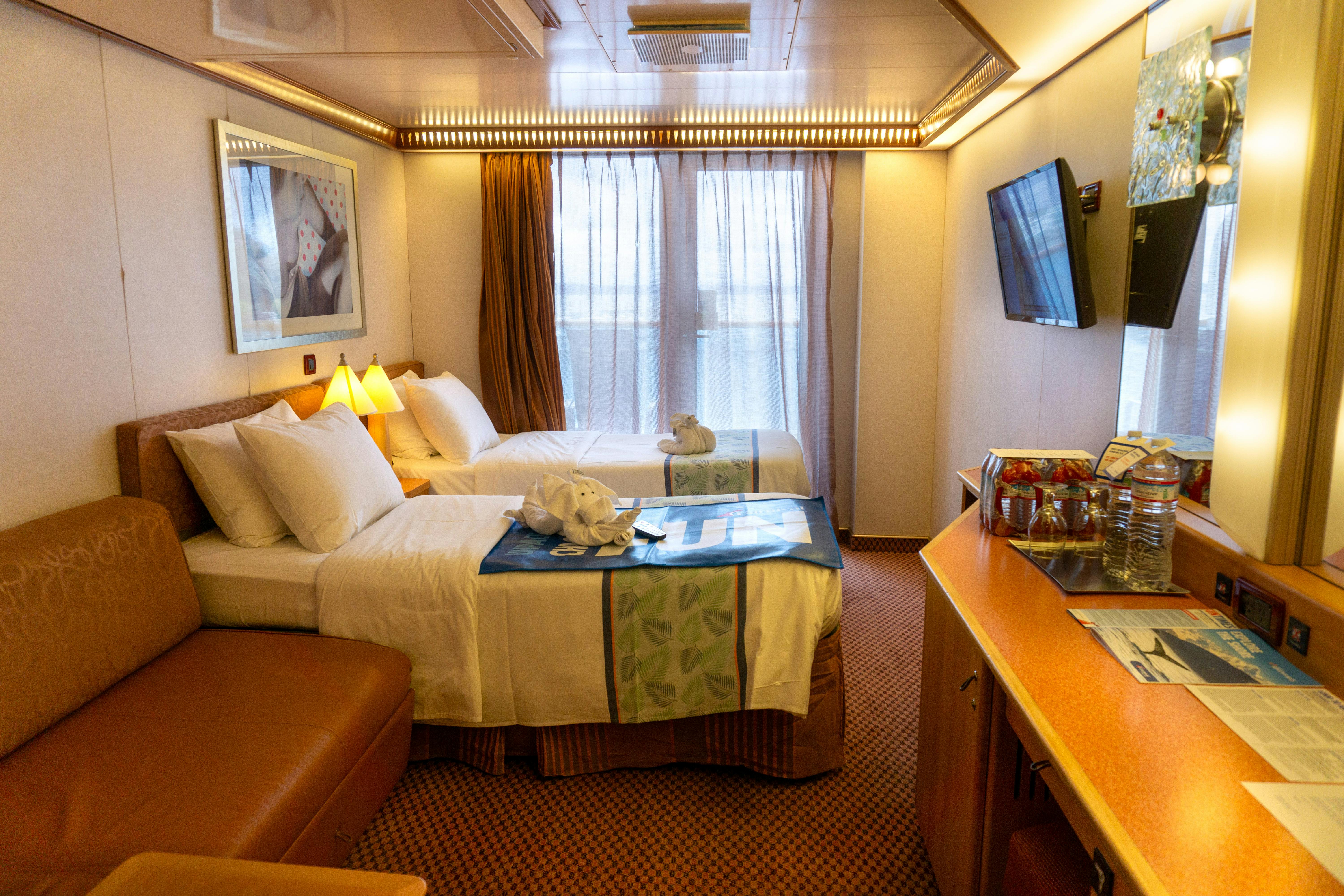 Carnival Luminosa Cruise Ship Review | First-hand Expert Review