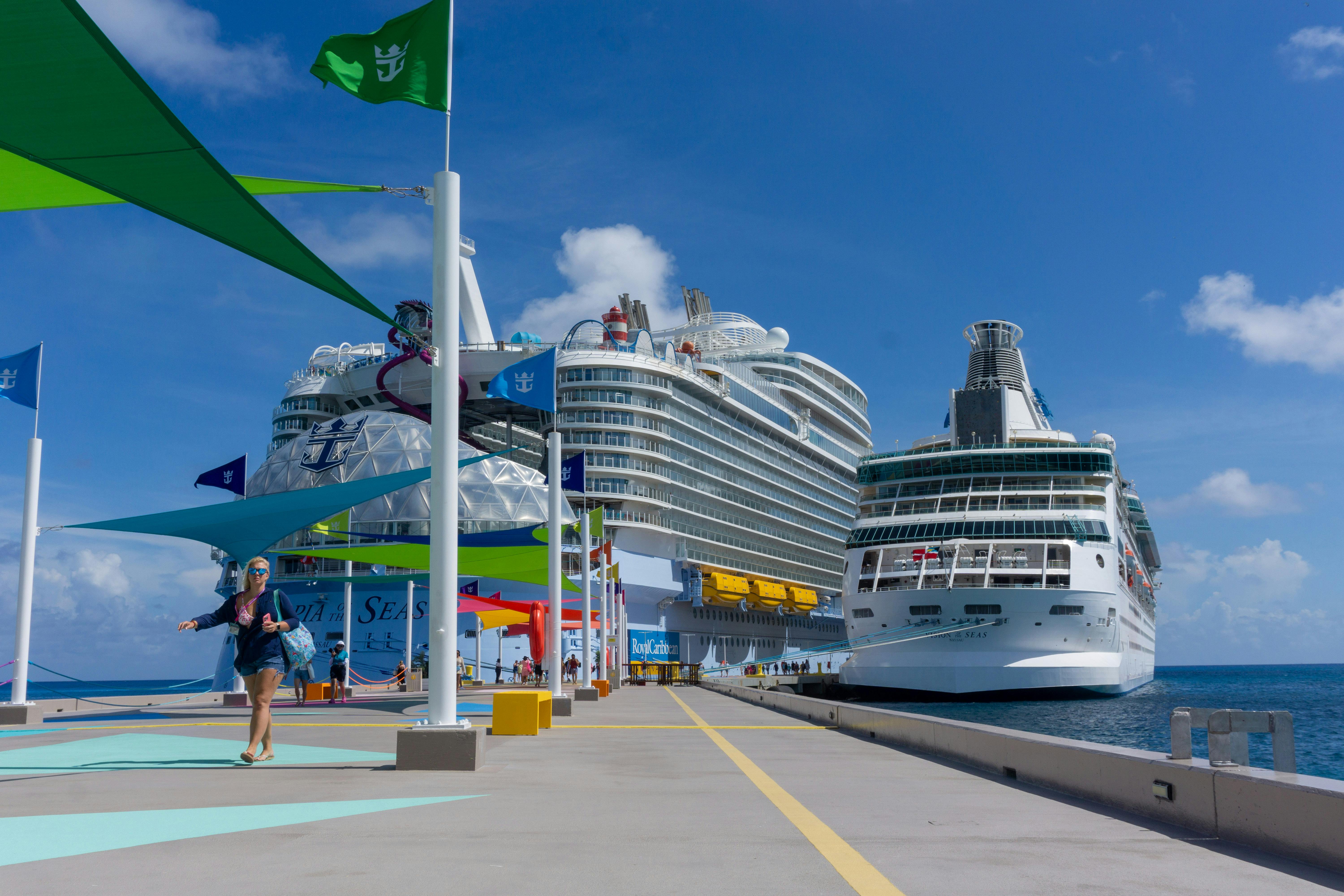 Icon vs Utopia: Which Ship is Right For You