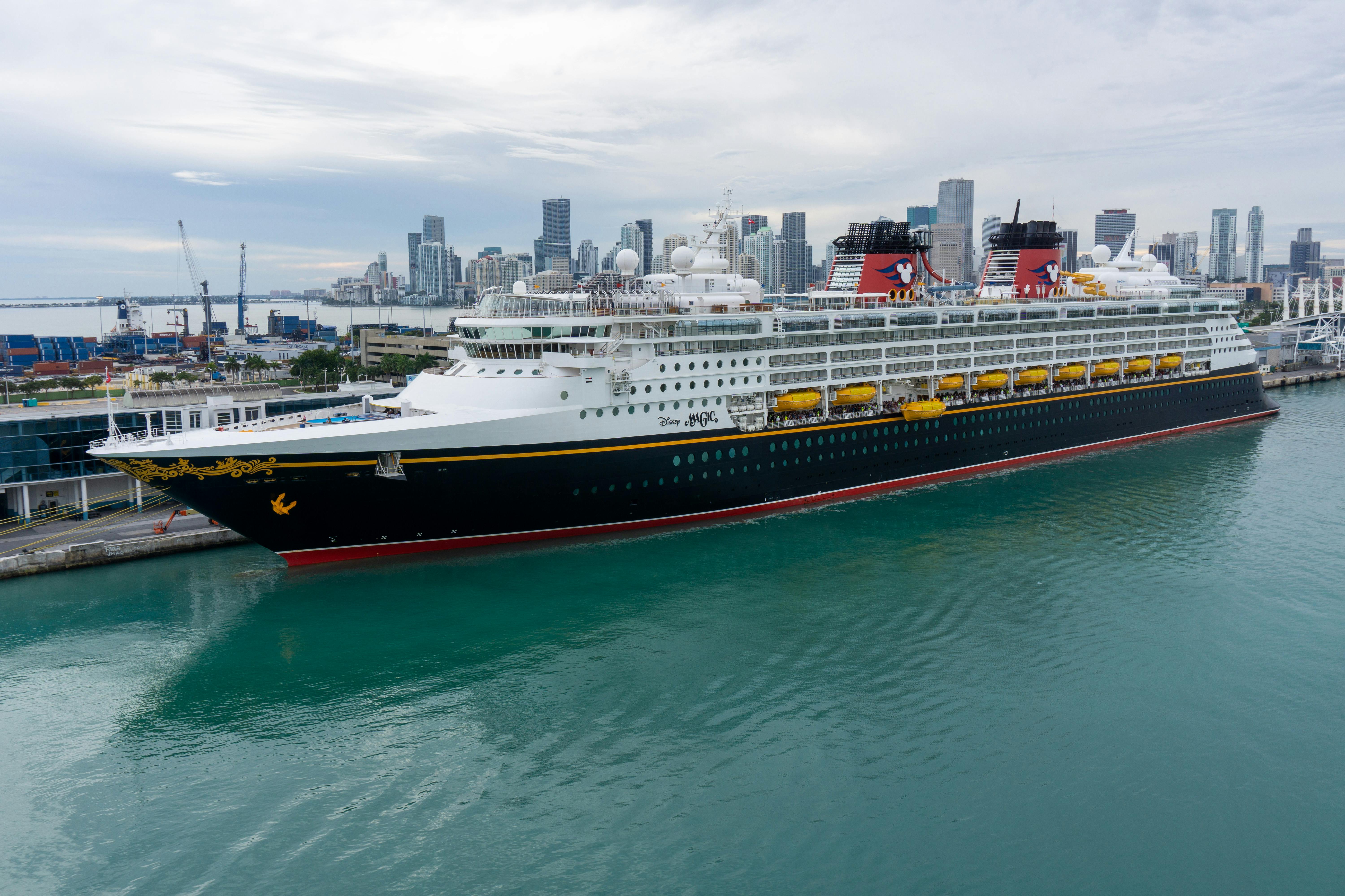 Cruise Ducks: Cruising's Strange Obsession