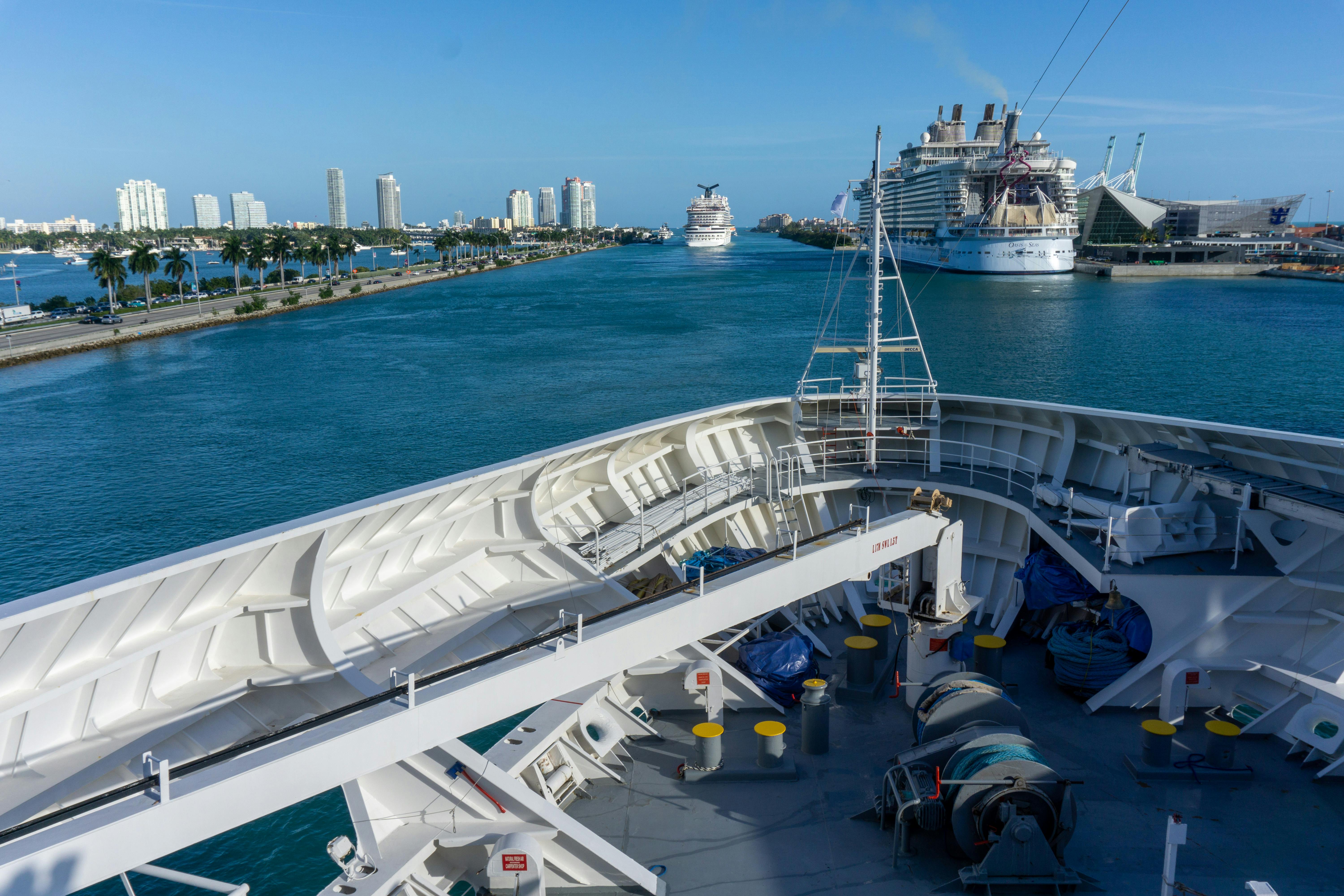 8 Best Cruise Ship Spots to Enjoy Sail Away
