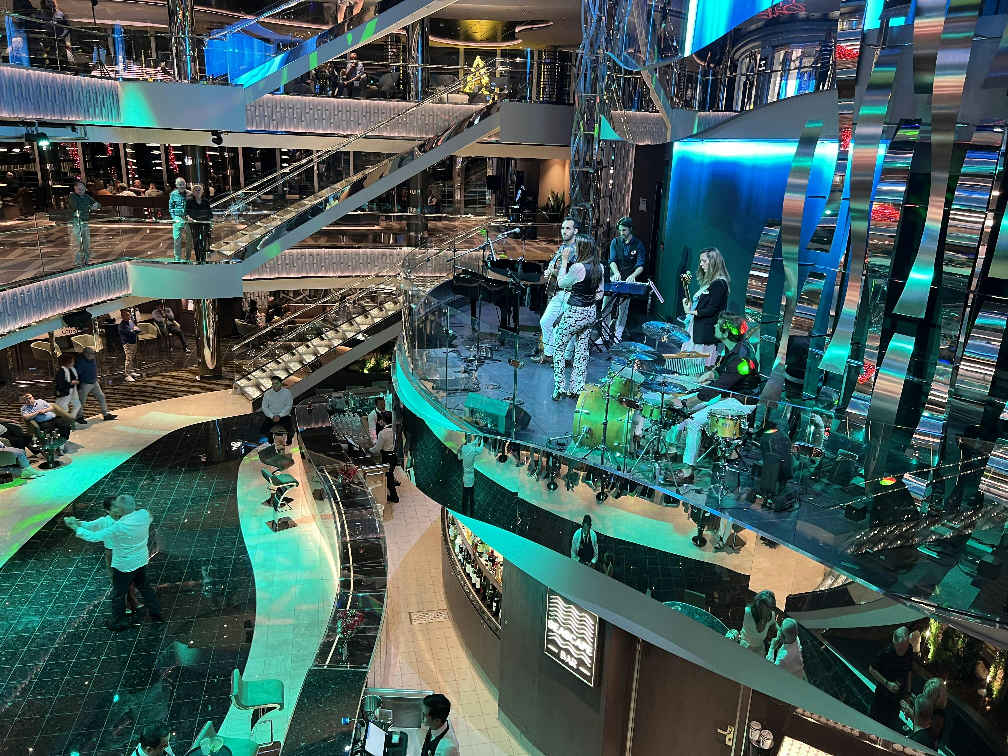 7 Cruise Theme Nights You Need to Know About