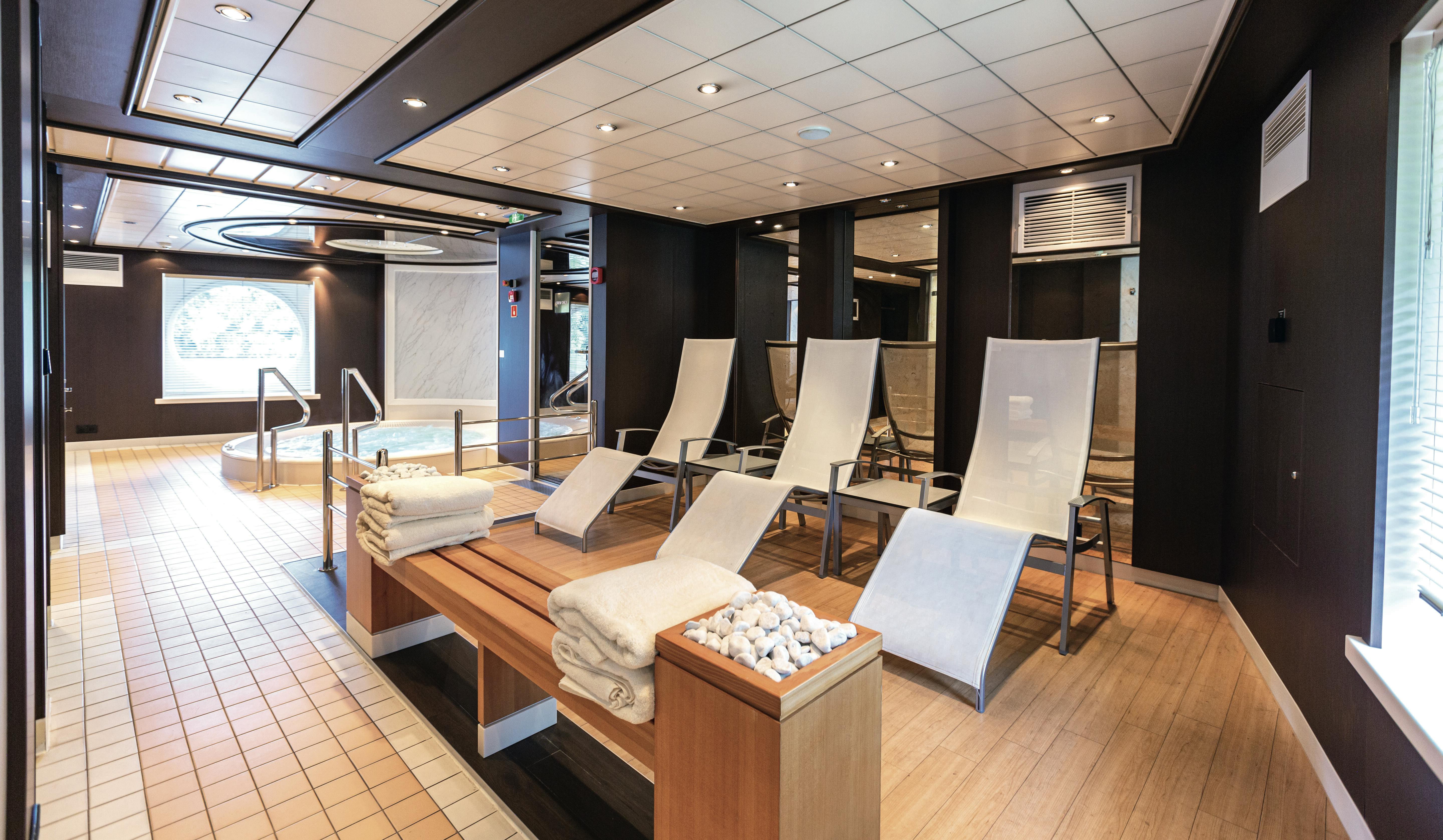 Expert Review of TUI Maya river Cruise Ship