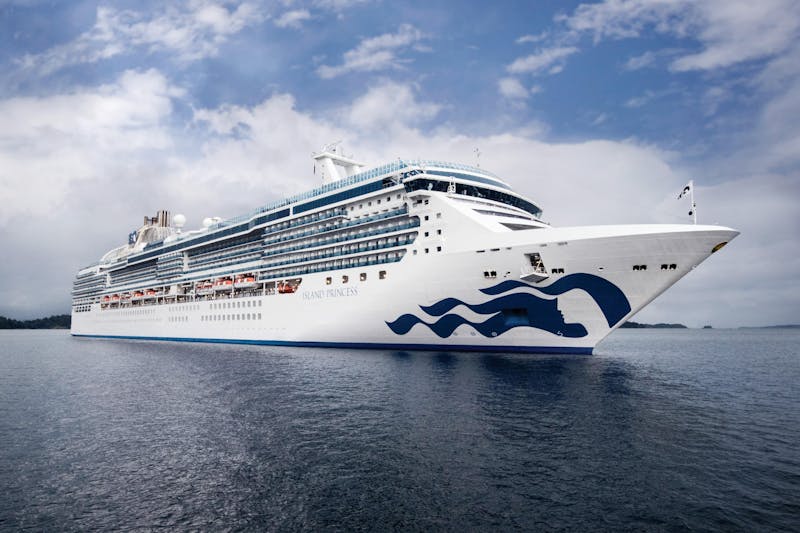 Island Princess Cruise: Expert Review (2023)