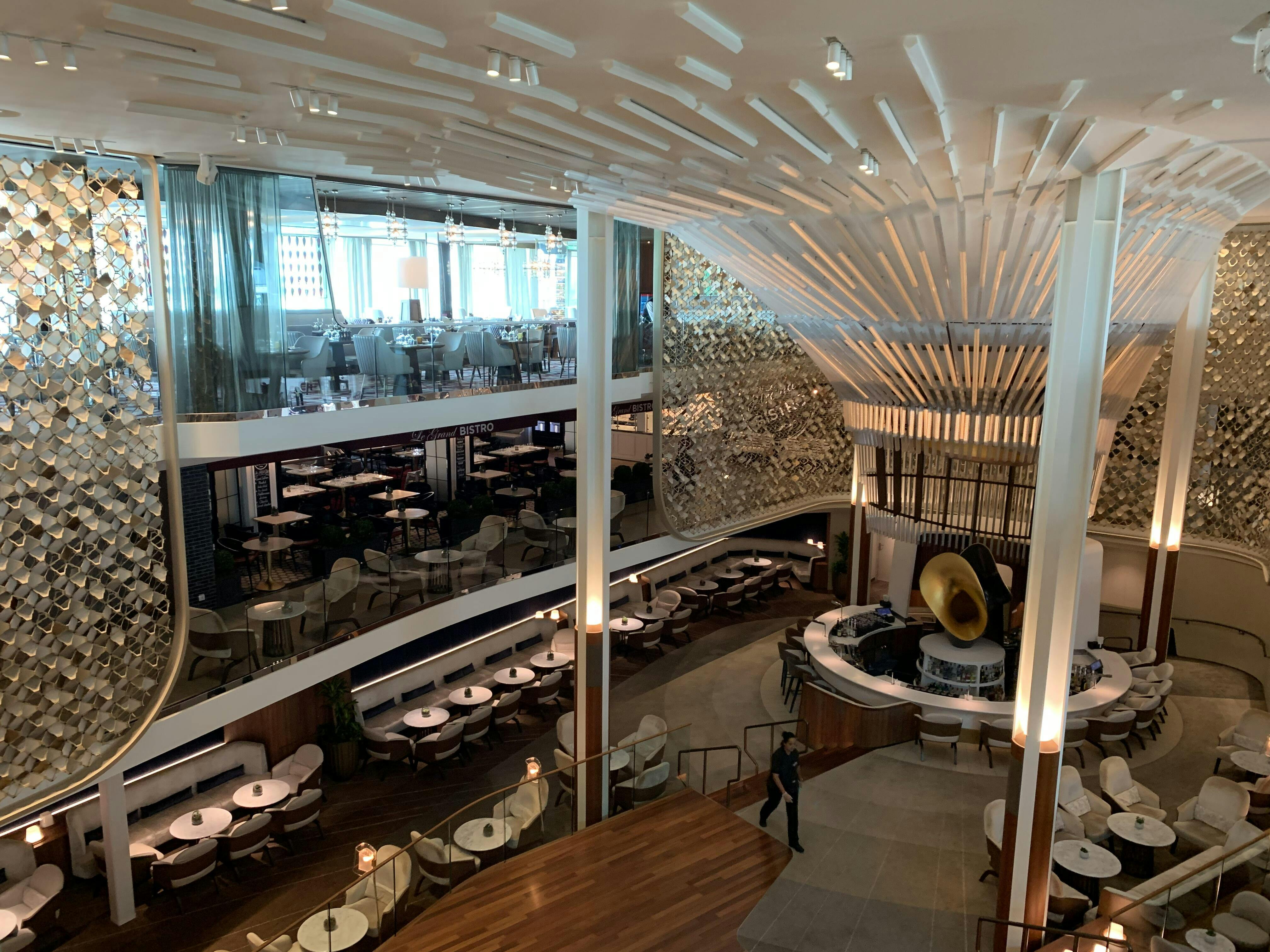 6 Things to Love On Celebrity Apex