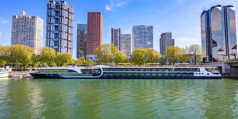 Monarch Countess Cruise: Expert Review (2023)