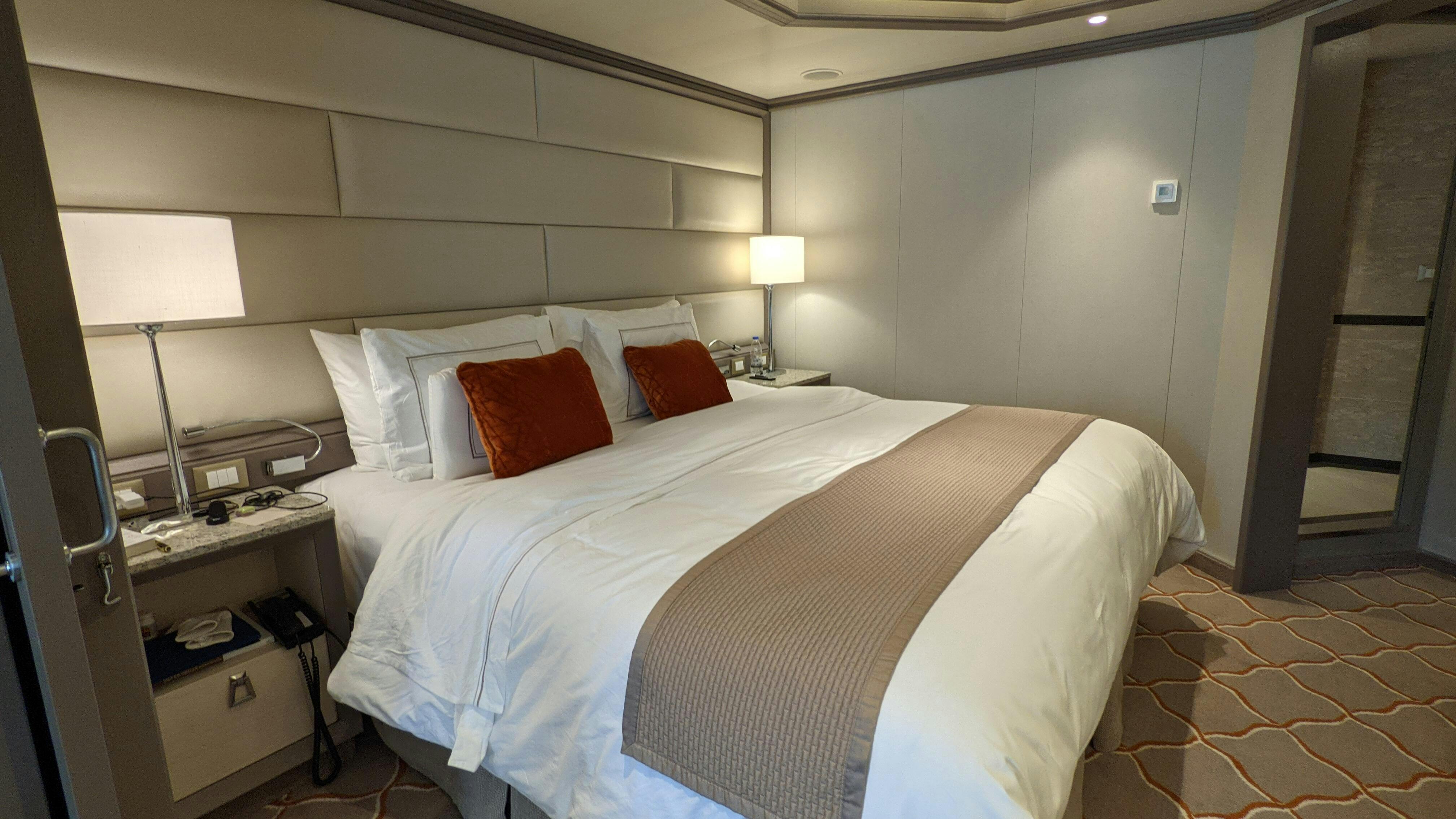 Silver Moon Cruise: Expert Review (2023)